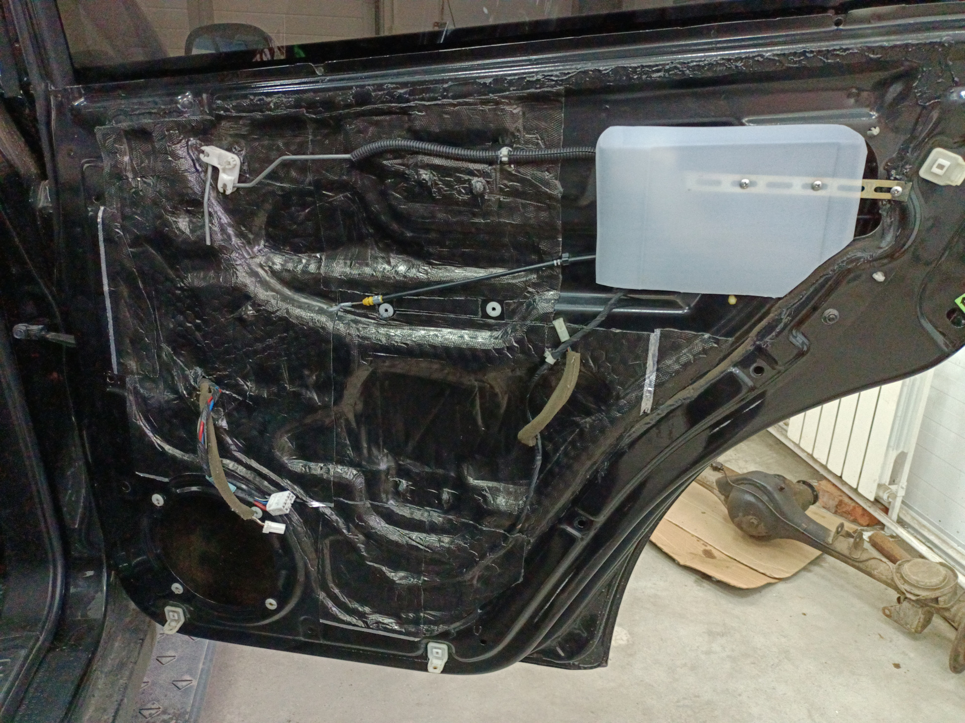 Шумка, утепление и антикор задних дверей Rexton 2.7 XVT AWD — SsangYong ...