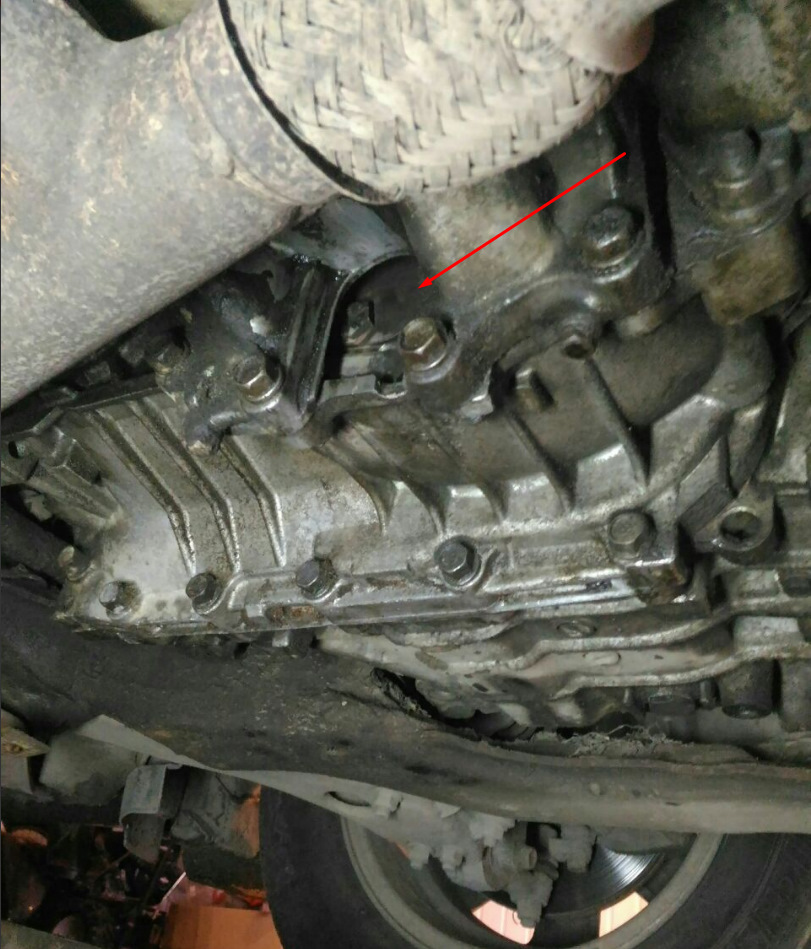 Нужна помощь с поиском заглушки на стыке двигателя и АКПП — KIA Magentis I, 2,5 л, 2004 года ...