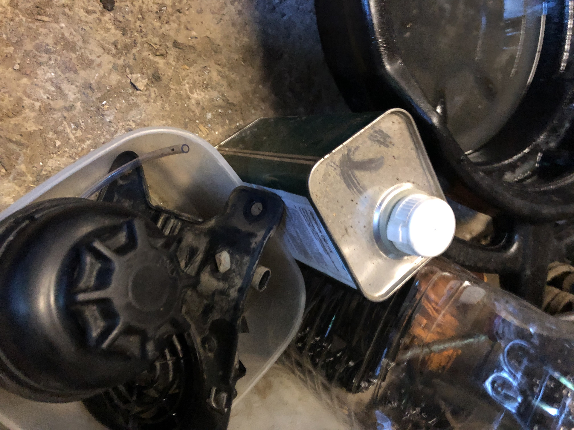 Полезная резинка в багажник. — Audi Q7 (1G), 3,6 л, 2007 года ...