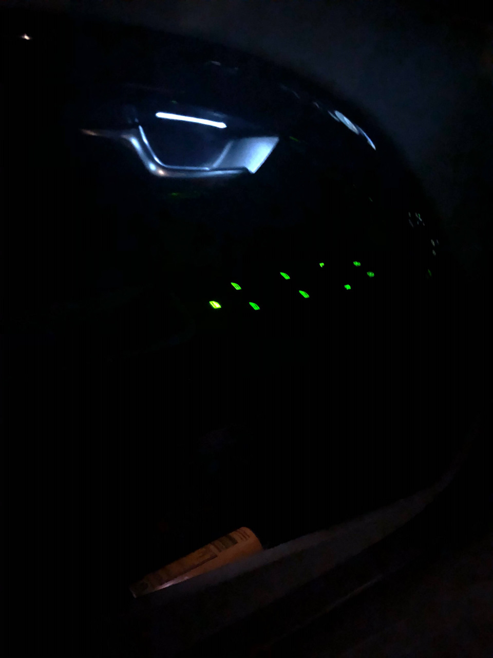 Door storage pockets iIlluminated. — Volvo XC70 III, 3 л, 2012 года ...