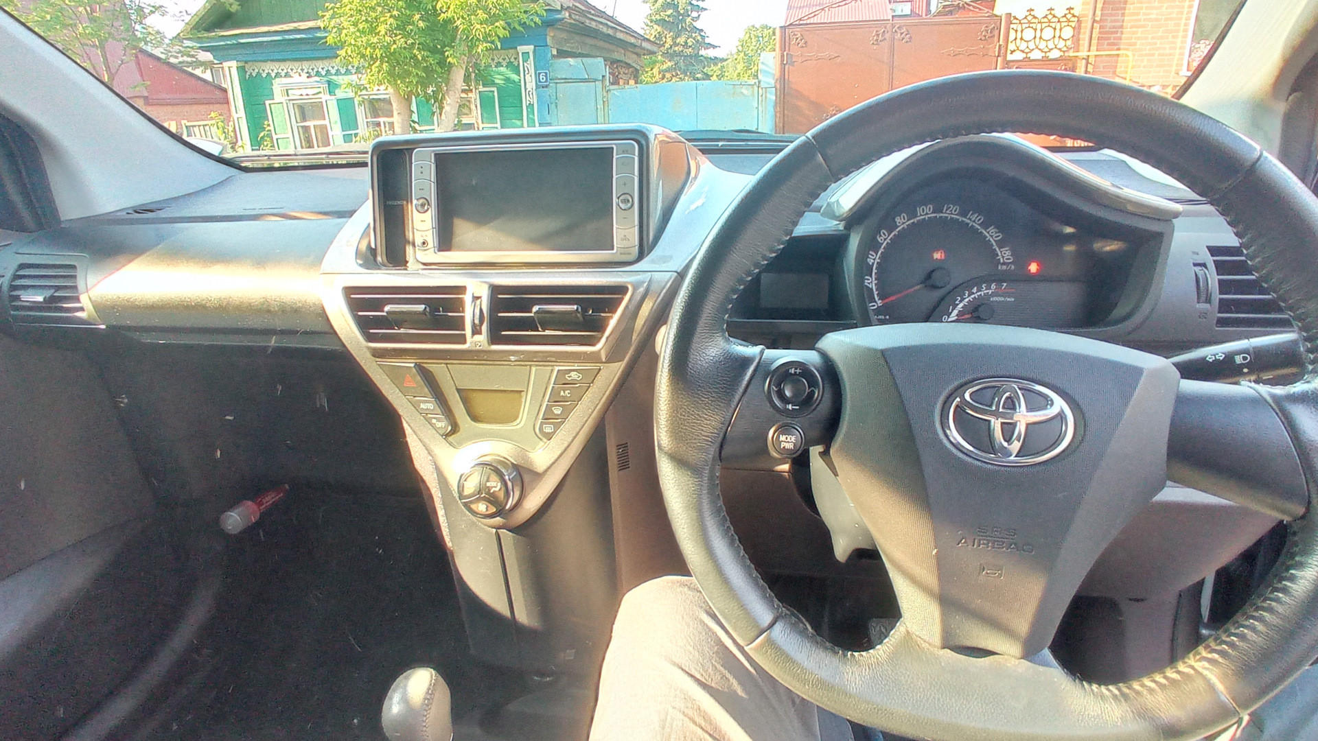 Toyota iQ 1.0 бензиновый 2010 | на DRIVE2