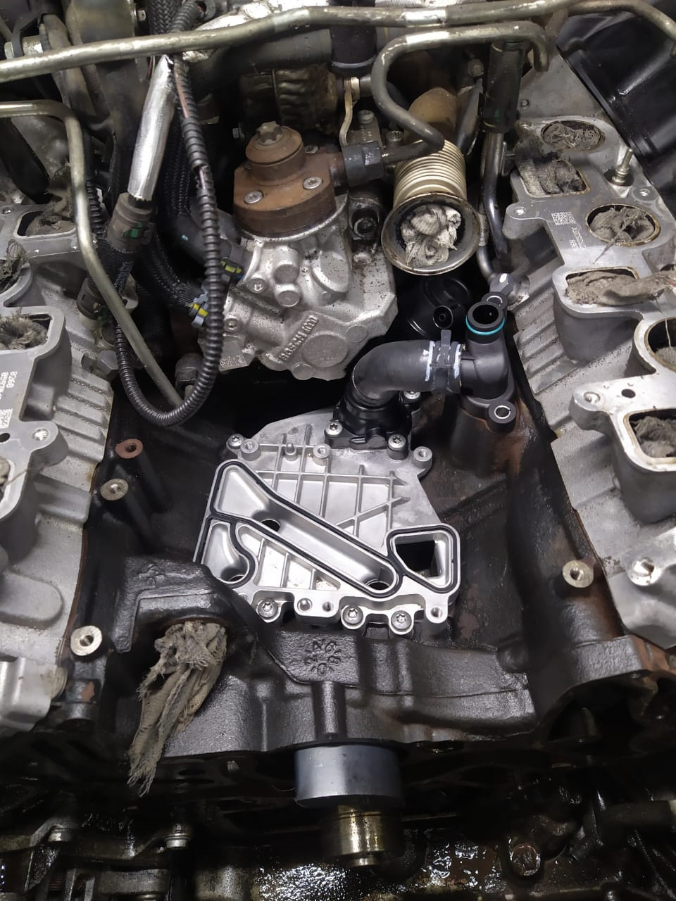 Переуплотнение развала 3.0 CJMA — Volkswagen Touareg (2G), 3 л, 2014 ...