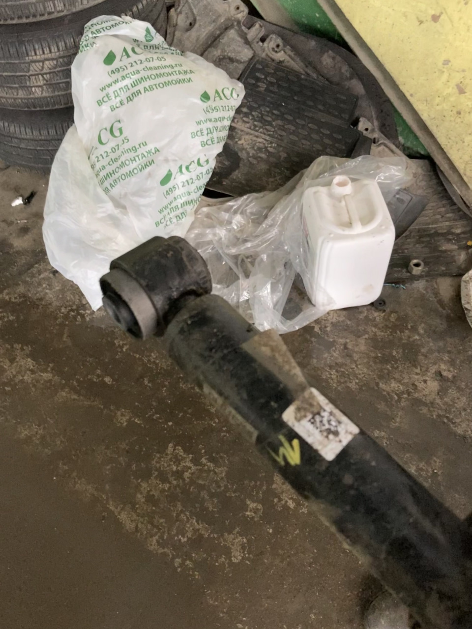 2120703 Щетка стеклоочистителя, спереди Ford | Запчасти на DRIVE2