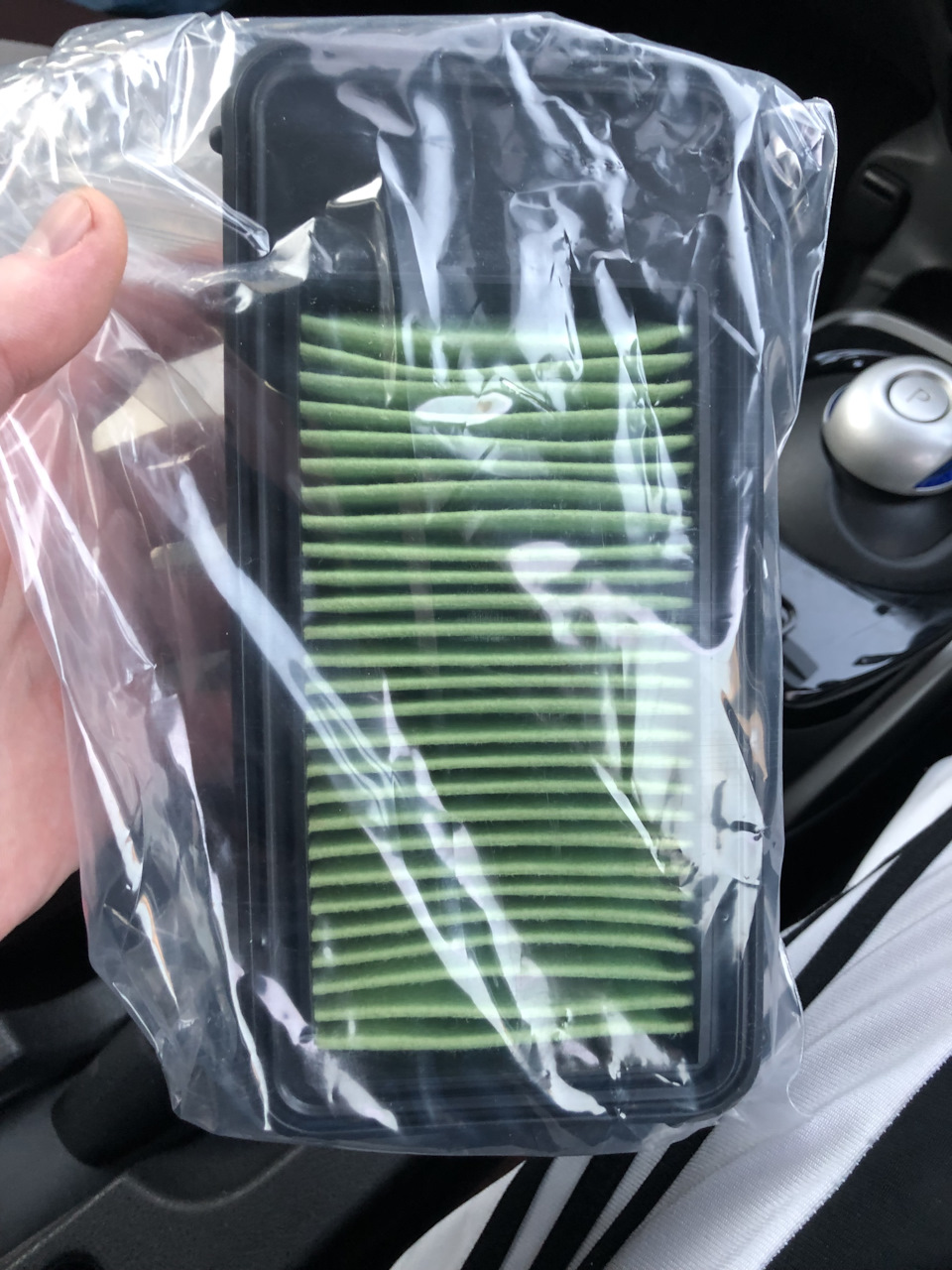 Замена воздушного фильтра — Nissan Note e-Power, 1,2 л, 2017 года ...