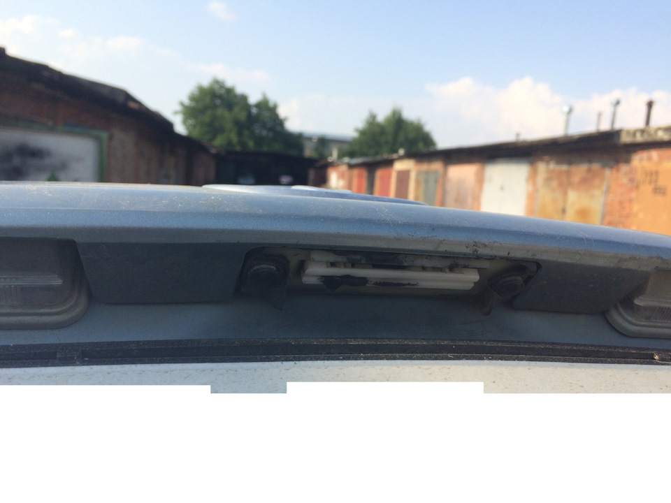 Ч.2 Возрастные болячки. Кнопка багажника (Решено) — Toyota Avensis II ...