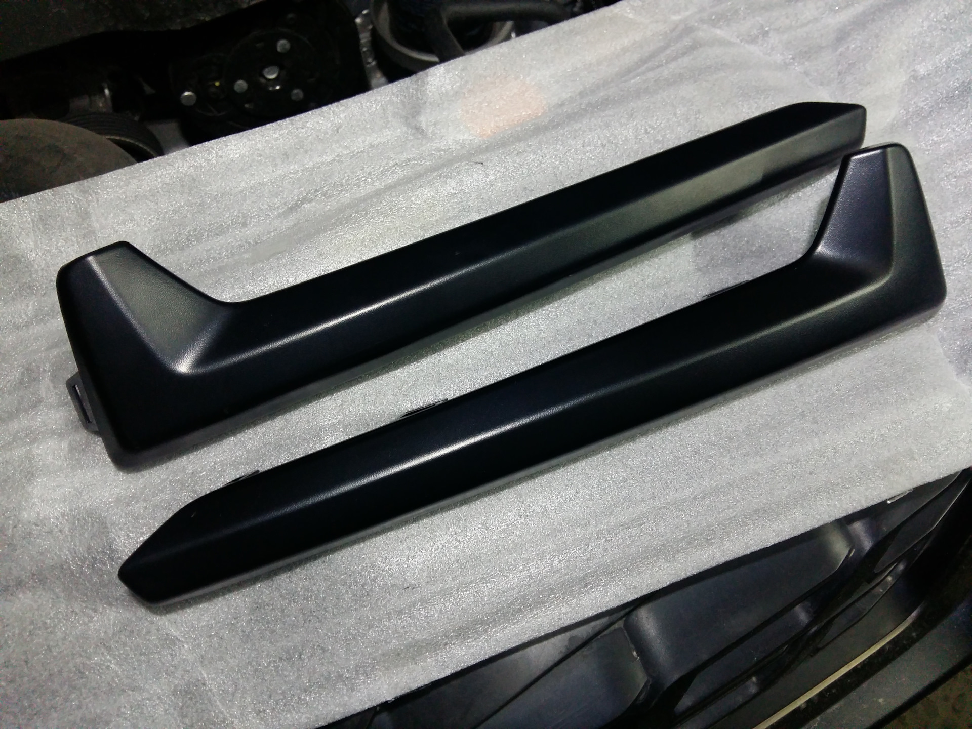 Очернение "клюшек" переднего бампера. — Subaru Forester (SJ), 2,5 л ...