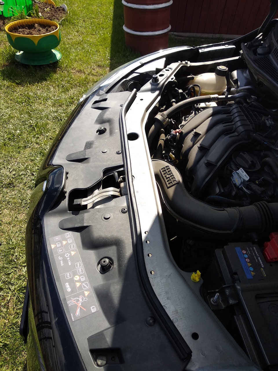 Уплотнитель под капот. — Renault Kaptur (2016), 1,6 л, 2018 года ...