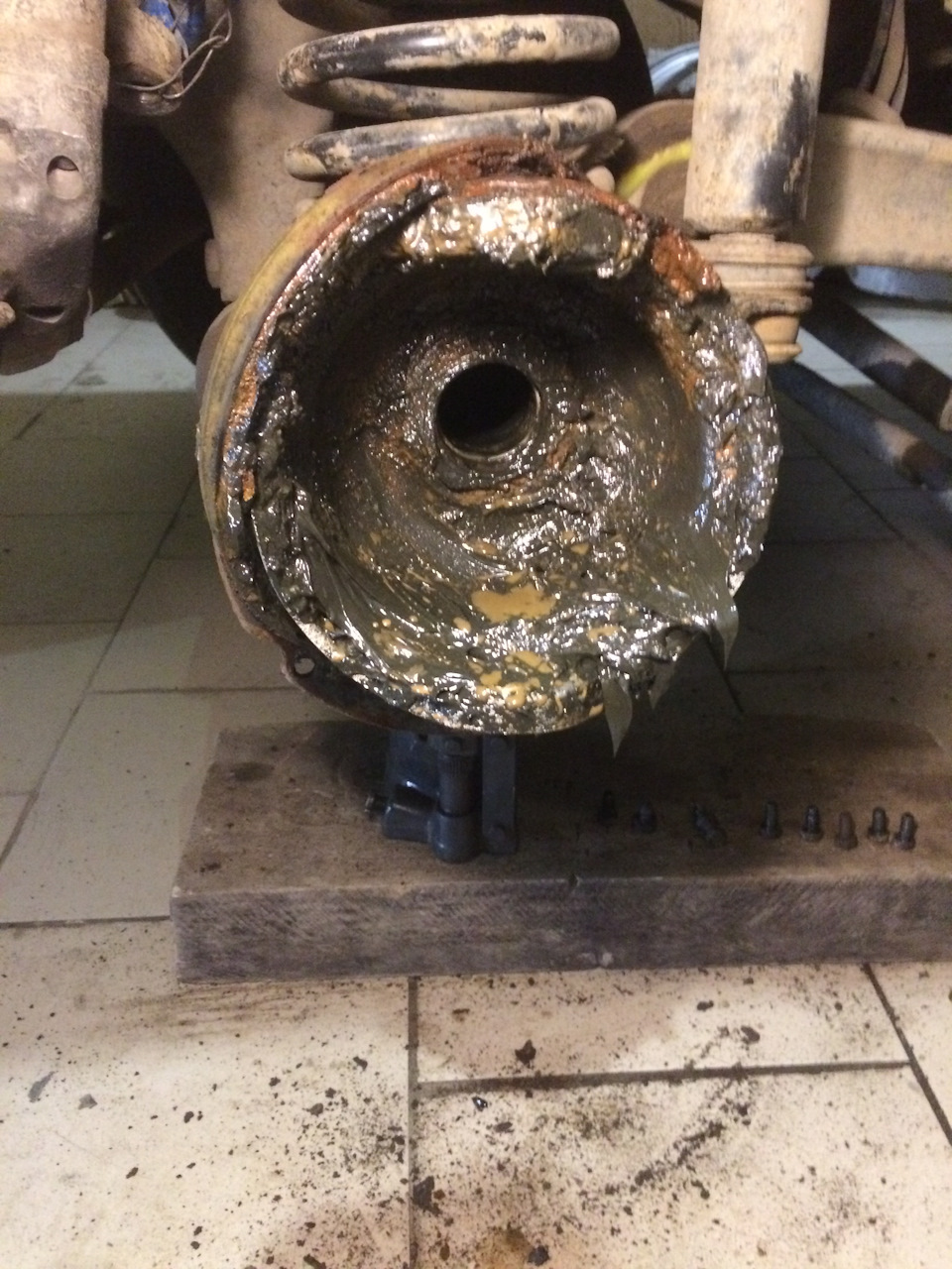 Замена левого шрус переднего моста — Mercedes-Benz G-Class (W463 1G), 3 ...