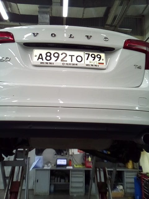 Замена задних сайлентблоков нижних рычагов — Volvo S60 (2G), 2 л, 2013 ...