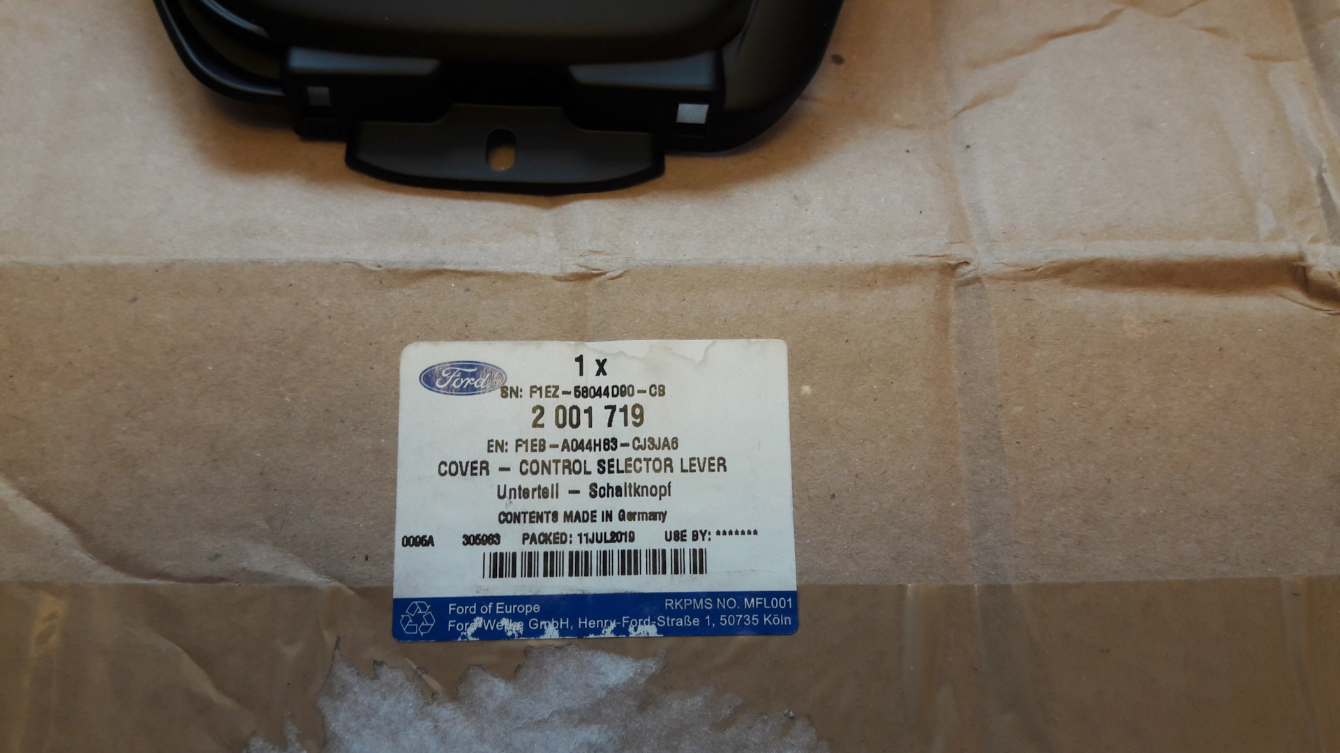 Установка панель консоли (он же подлокотник) рестайлинг — Ford Focus ...