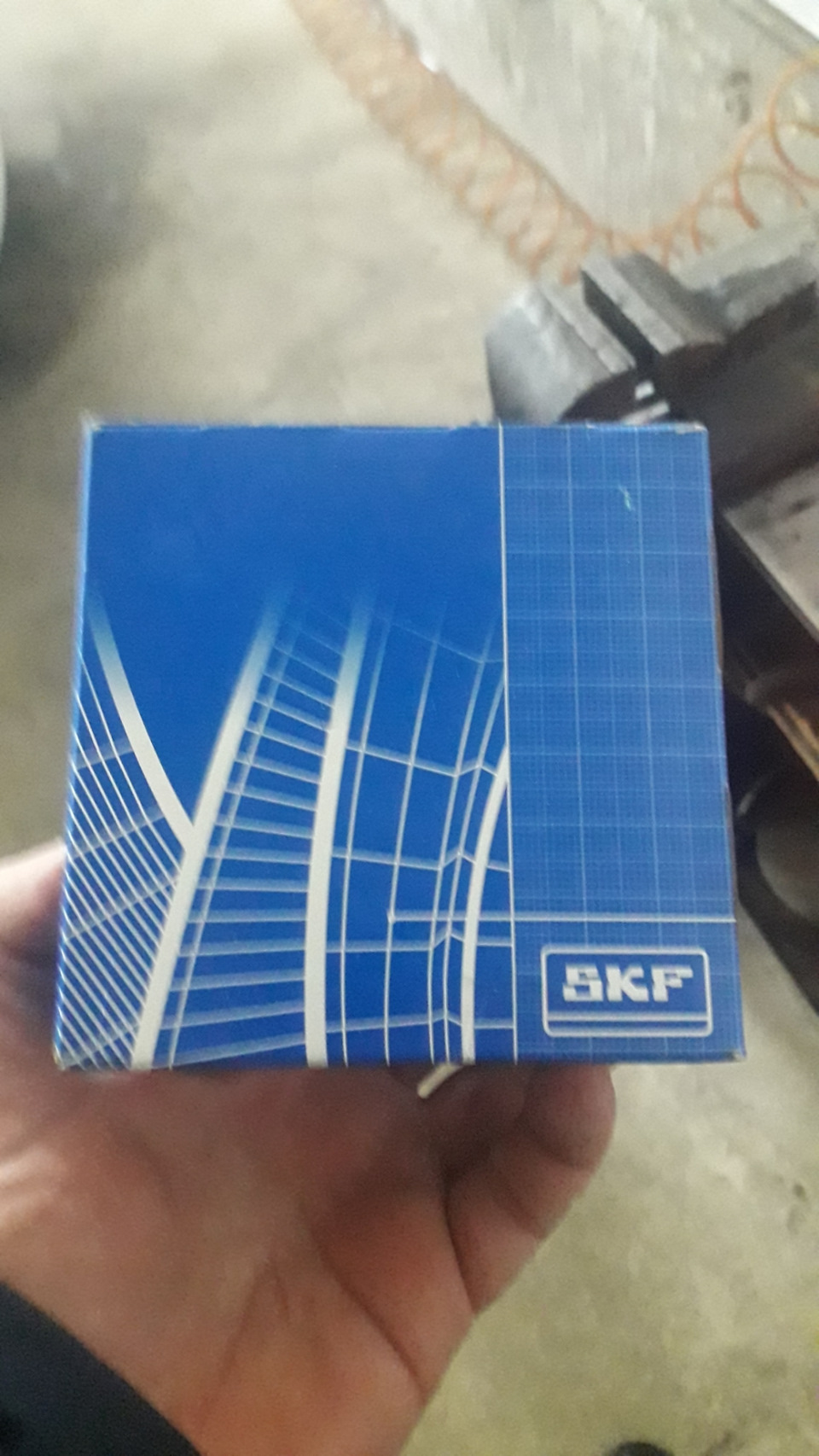 Плановая замена переднего левого ступичного и "внеплановая" заднего ...