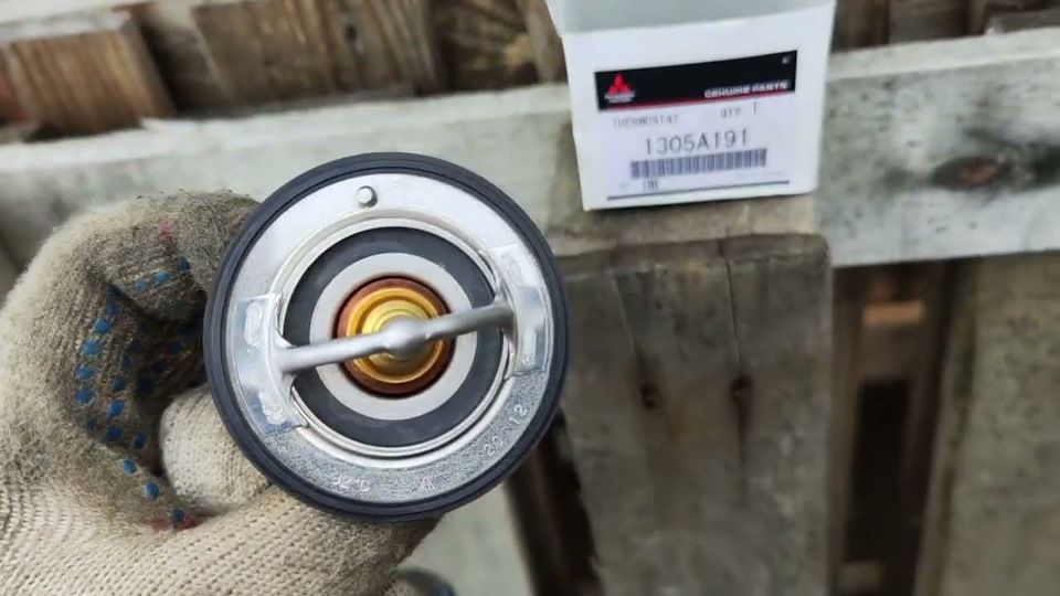 Замена штатного термостата на моторе 4D56, на термостат от мотора 3,5 ...