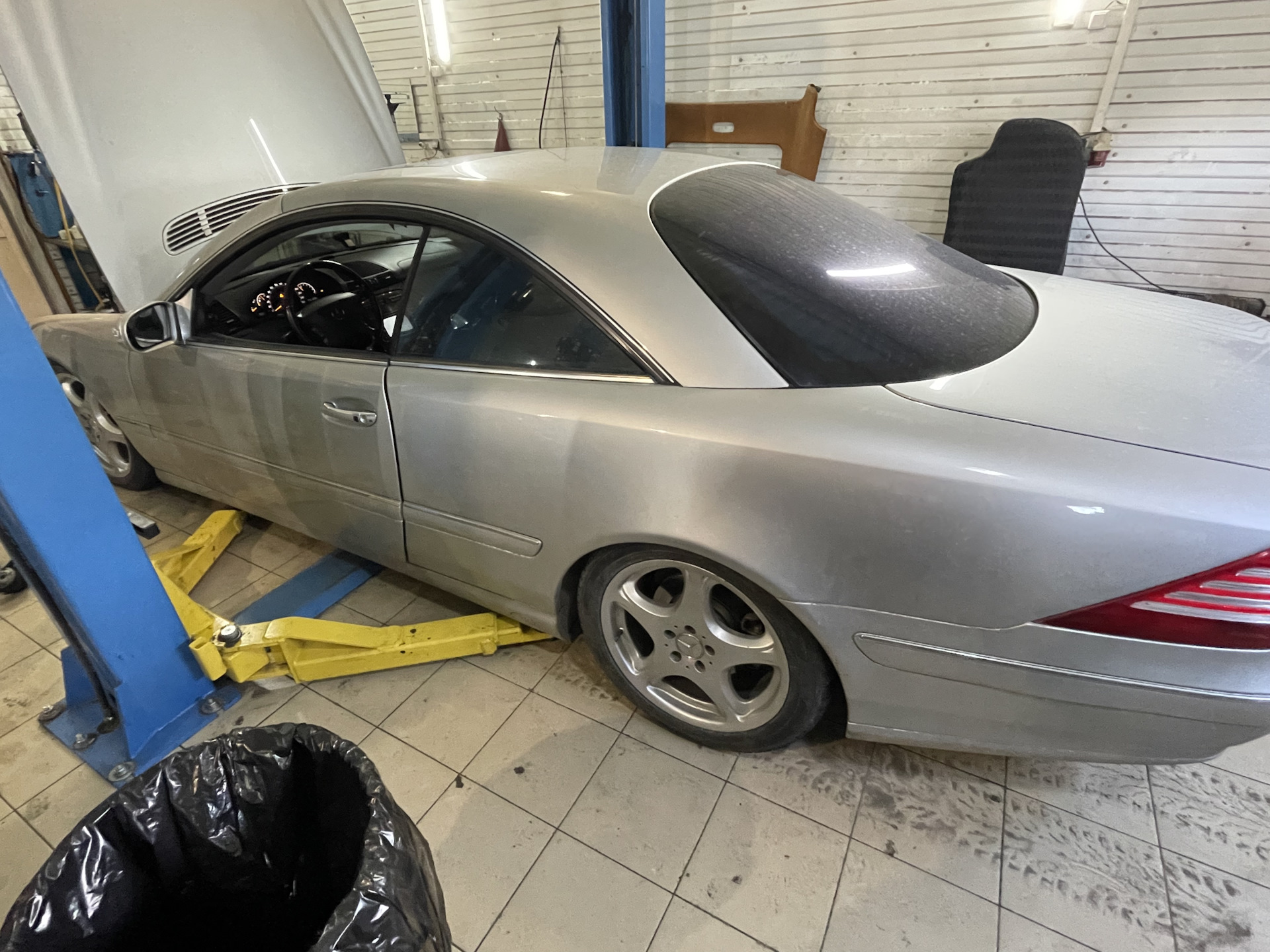 Замена передней подвески, замена жидкости и прокачка гидроподвески ...