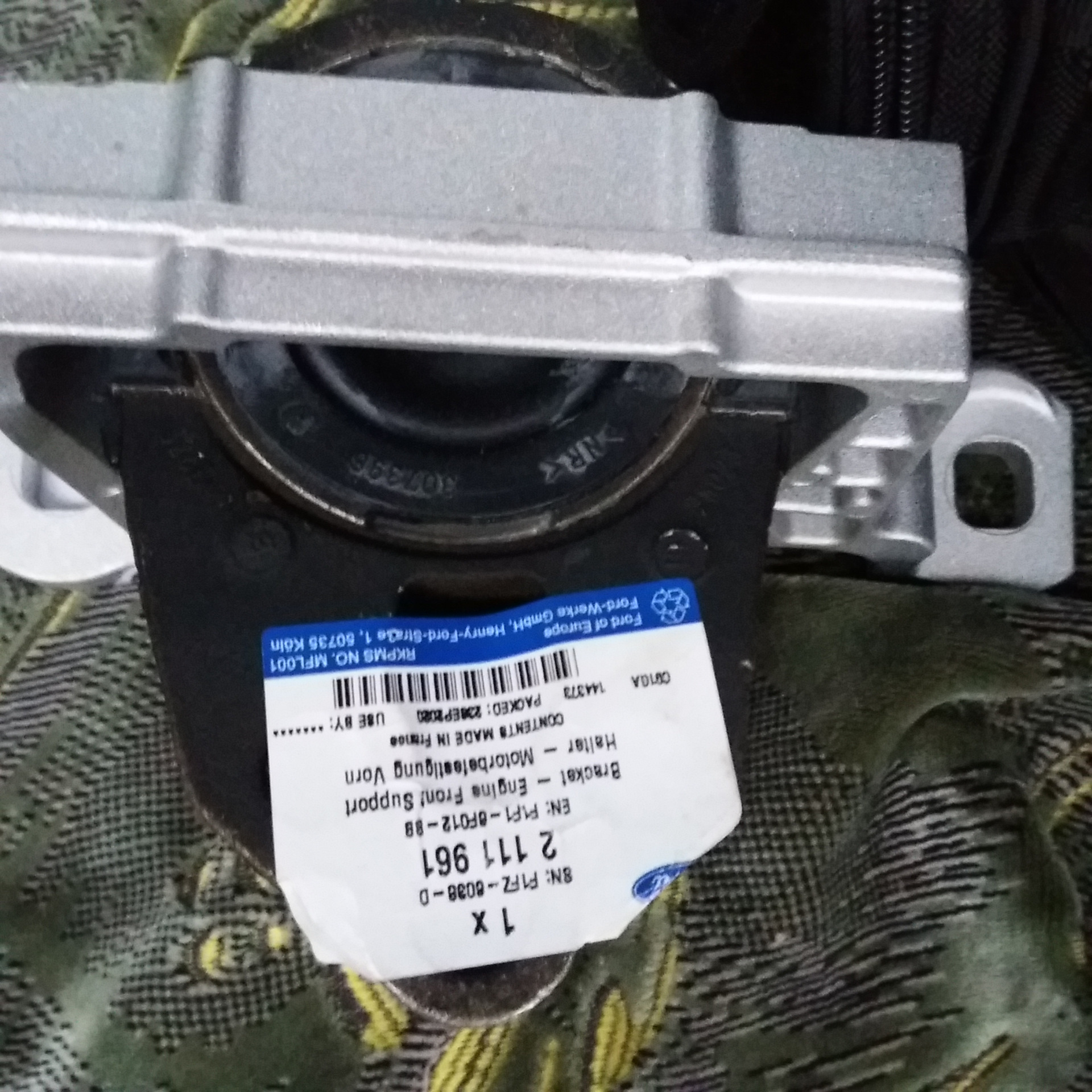 Замена опоры и подушки двигателя 1.5 tdci — Ford Kuga (2G), 1,5 л, 2017 ...