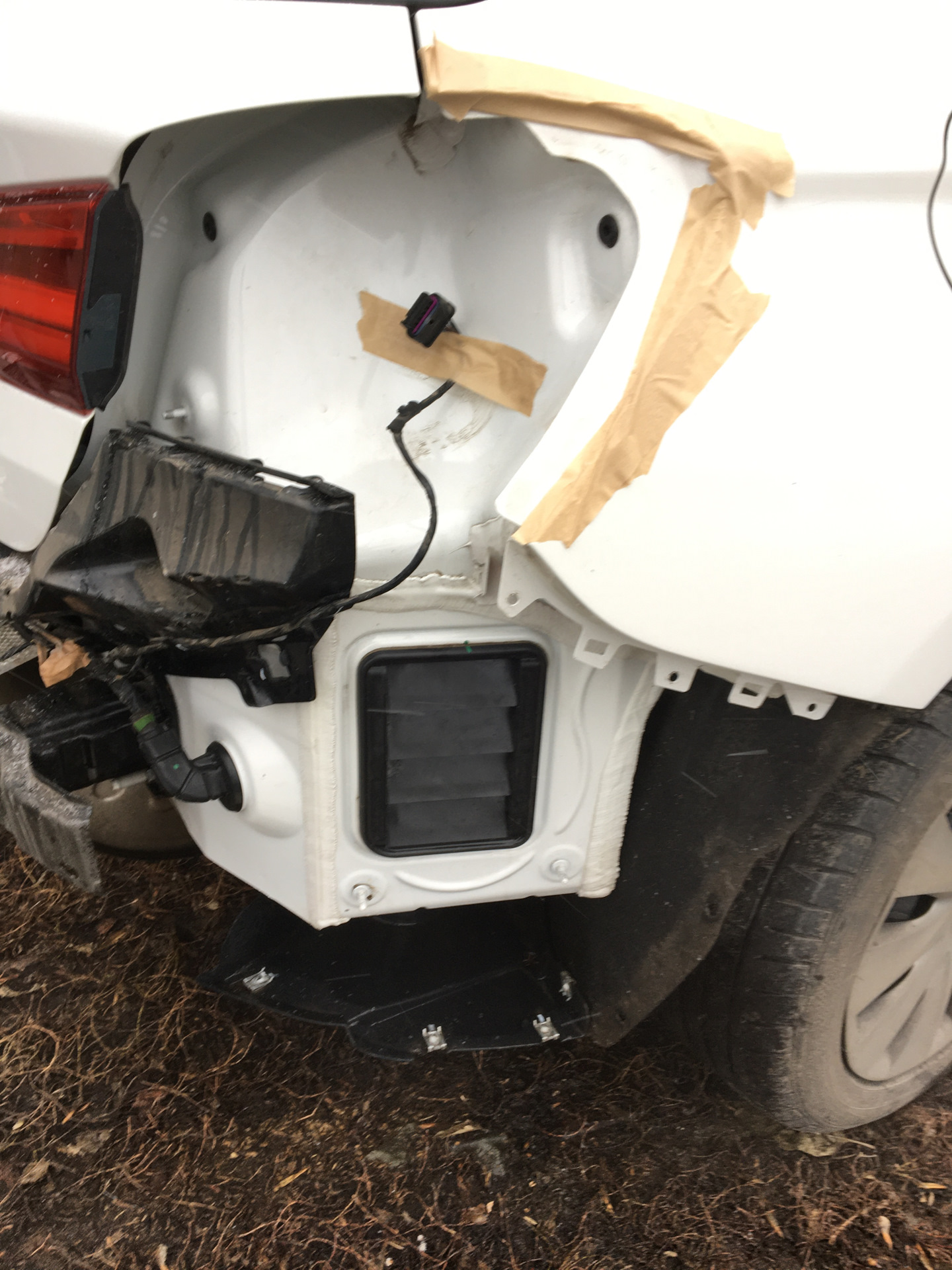 1. Задний бампер М-пакет — Установлен — BMW 1 series (F20), 1,5 л, 2016 ...