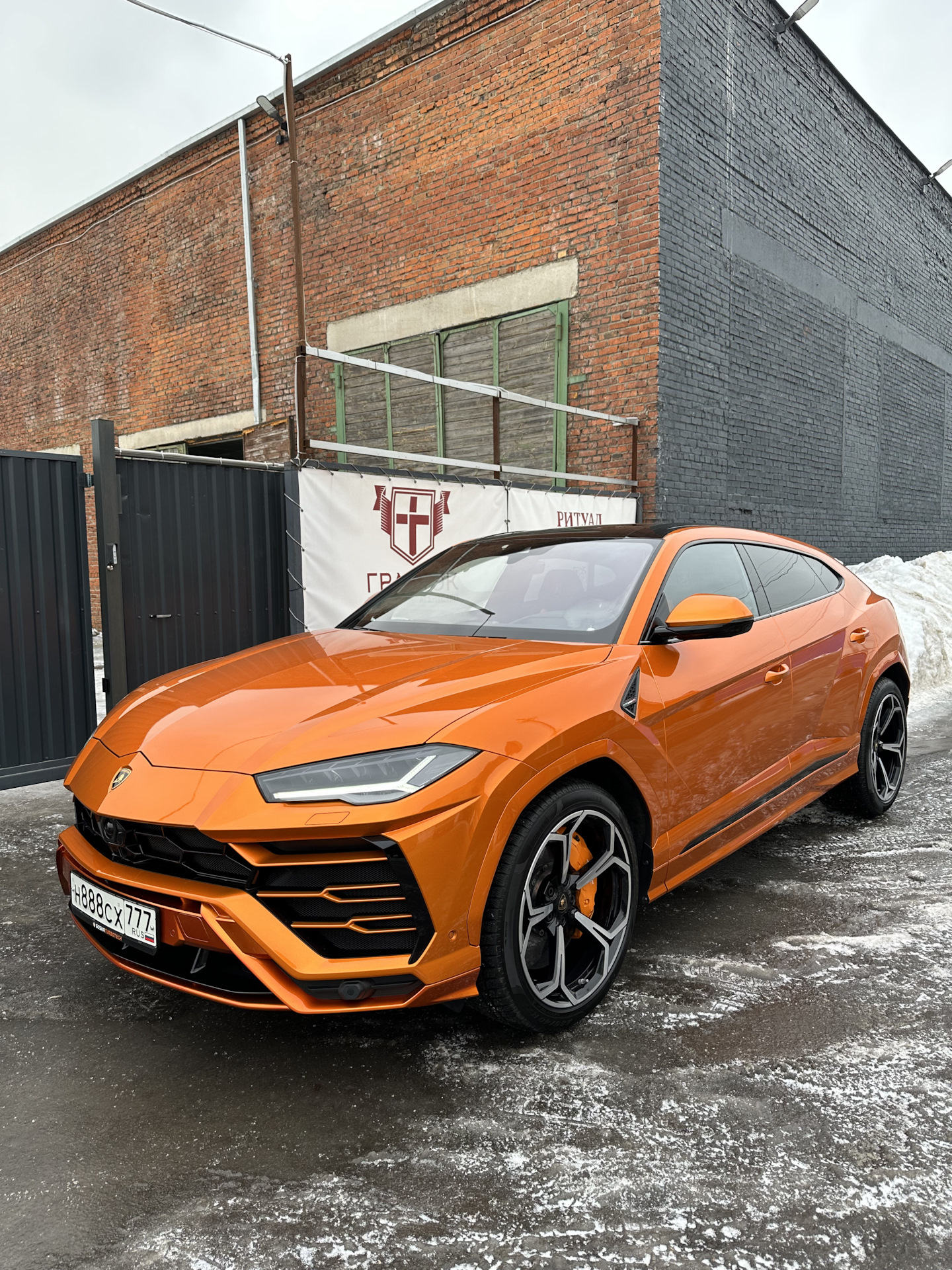 Изменение цвета 🍊 — Lamborghini Urus, 4 л, 2020 года | стайлинг | DRIVE2