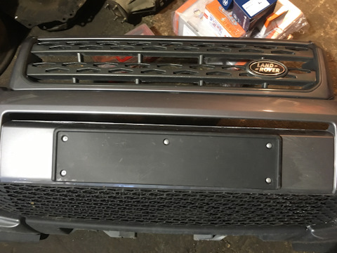 LR003278 КРОНШТЕЙН НОМЕРНОГО ЗНАКА Jaguar Land Rover | Запчасти на DRIVE2