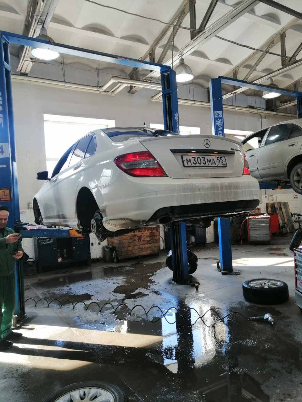 Замена стойки стабилизатора — Mercedes-Benz C-Class (W204), 1,8 л, 2010 ...