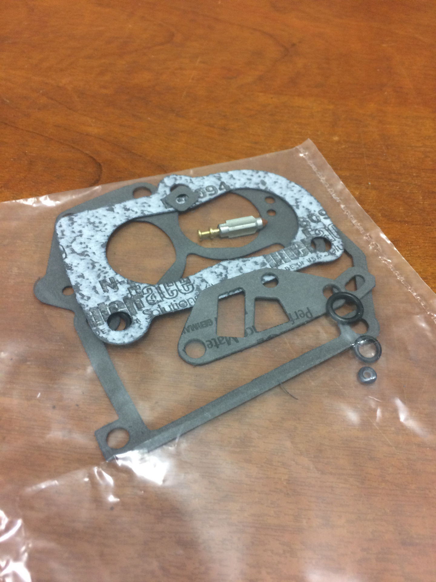 1336.R9 или крышка термостата — Peugeot 307 SW, 2 л, 2003 года ...