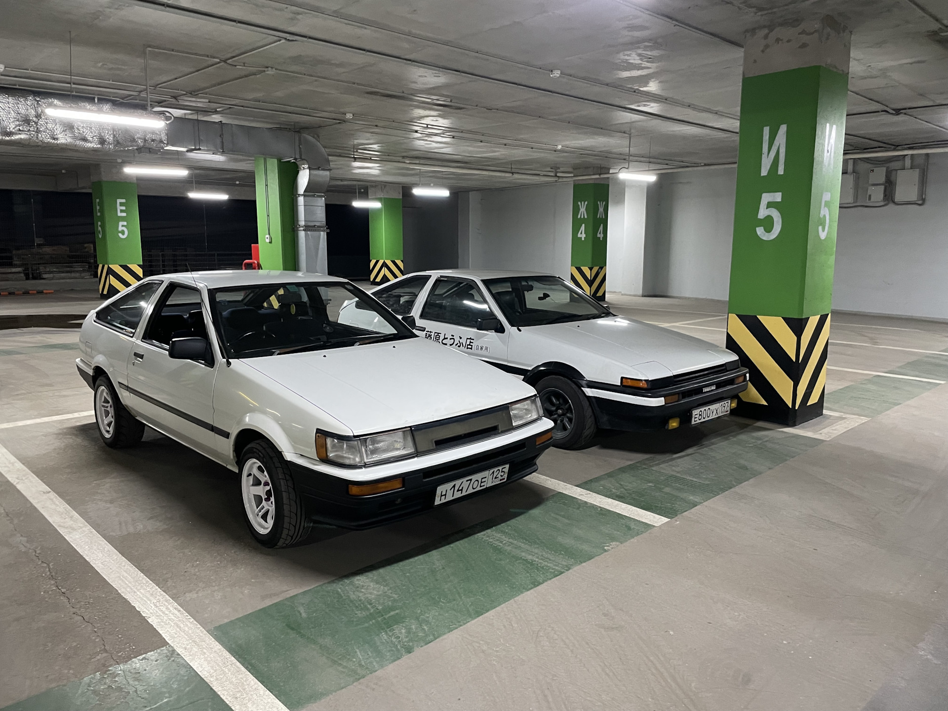 Такуми и Ицуки — Toyota Sprinter Trueno (85), 1,6 л, 1984 года ...