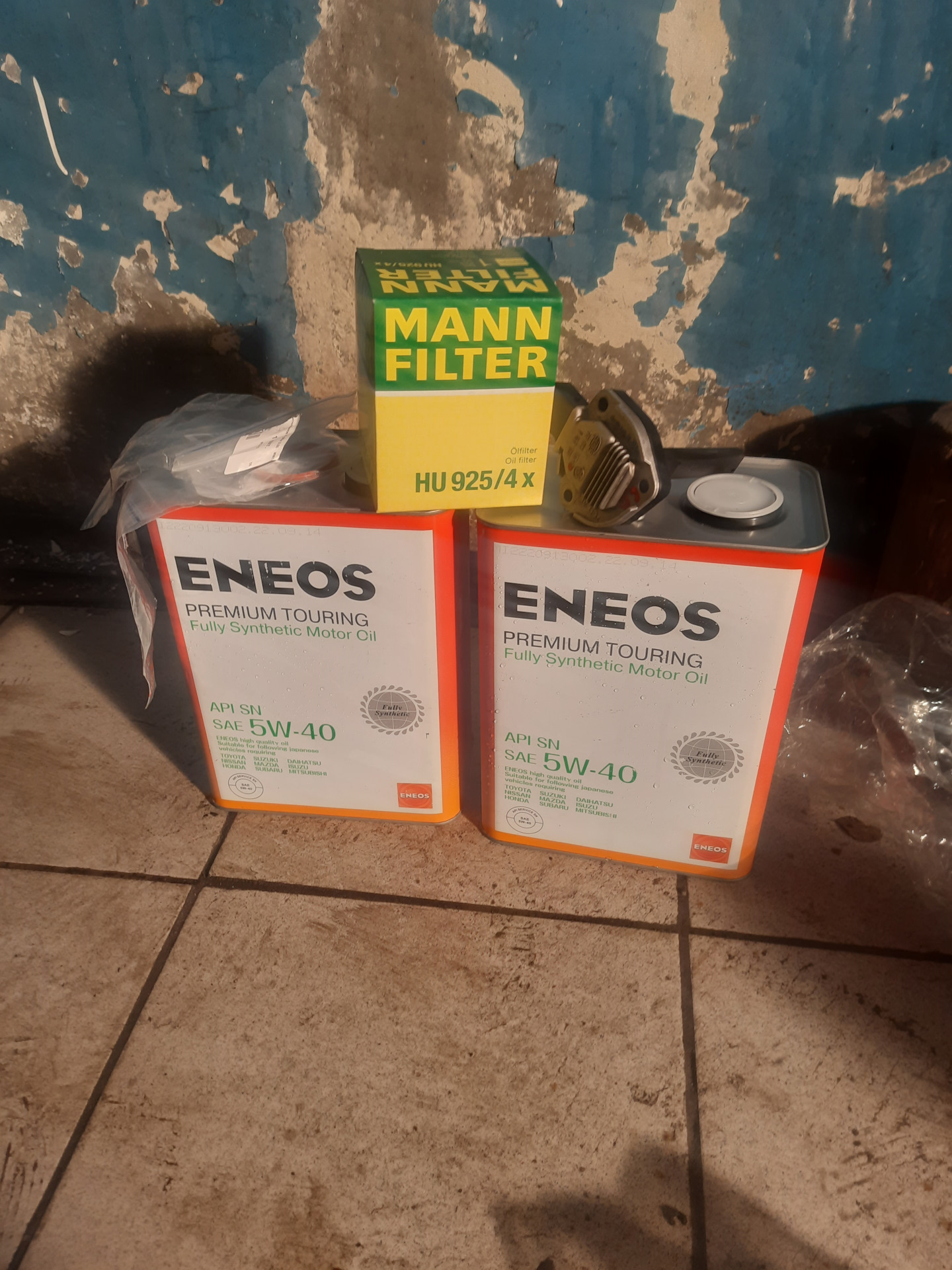 Замена масла в двигателе и замена датчика уровня масла — BMW 5 series (E60), 2,5 л, 2005 года ...