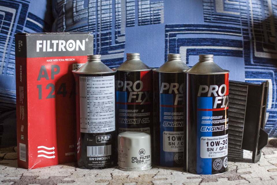 Масло поменял — остатки ProFix 10W-30 — Nissan Tiida (1G), 1,6 л, 2013 ...