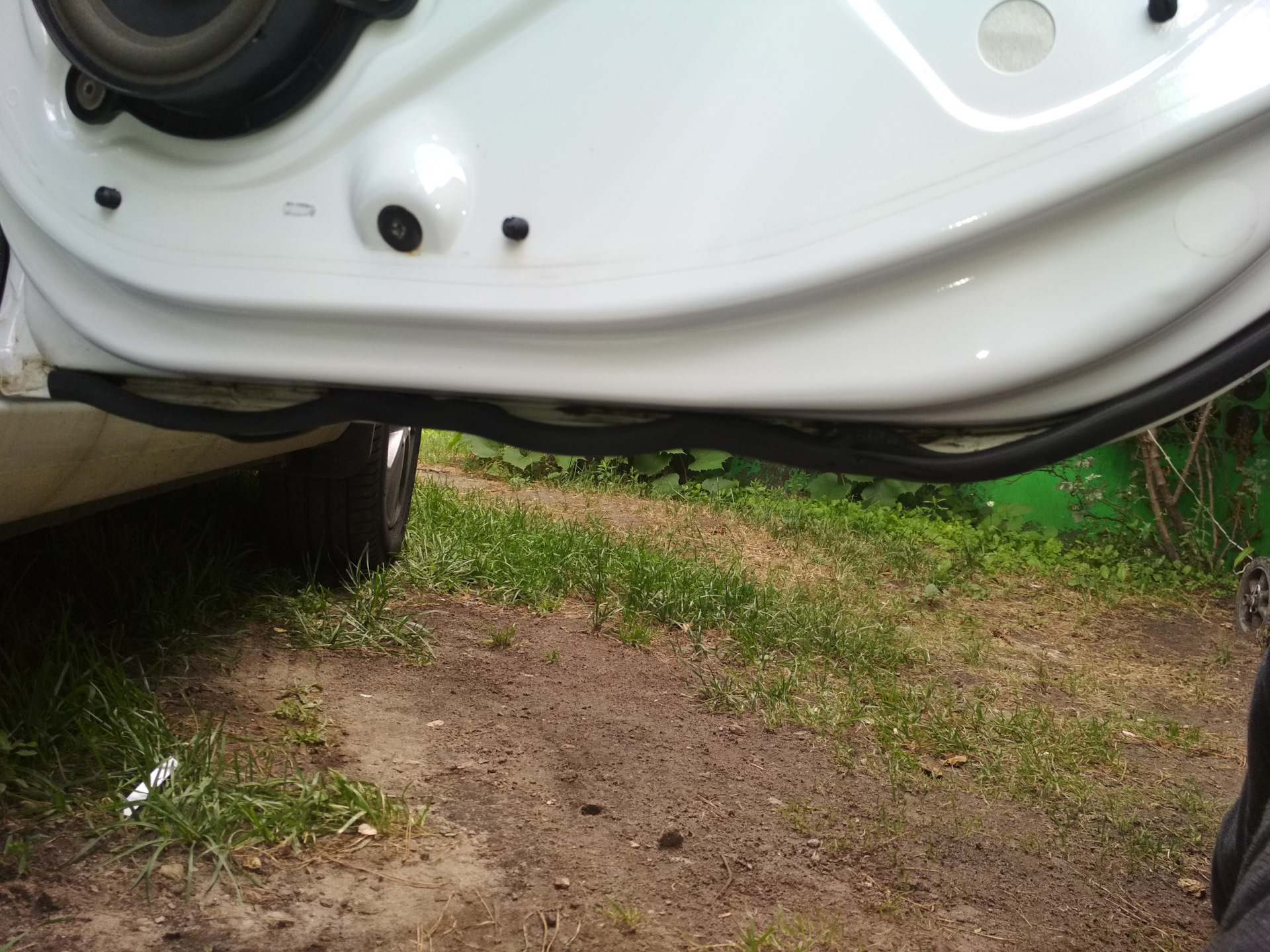 Устали уплотнители порогов дверей — Lada Vesta (1G), 1,6 л, 2020 года ...