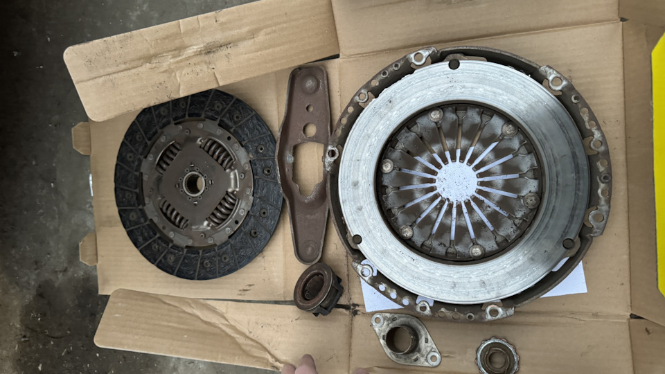 Замена сцепления — Volkswagen Polo Sedan, 1,6 л, 2018 года | своими ...