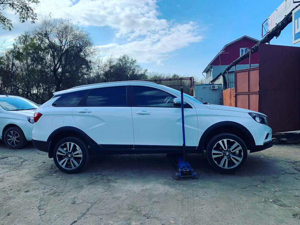 Переобулись — Lada Vesta SW Cross, 1,8 л, 2019 года | шины | DRIVE2