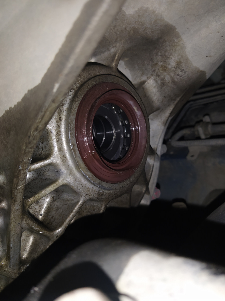 Первая замена масла на L5, вместе с переклейкой поддона:) + сальники ...