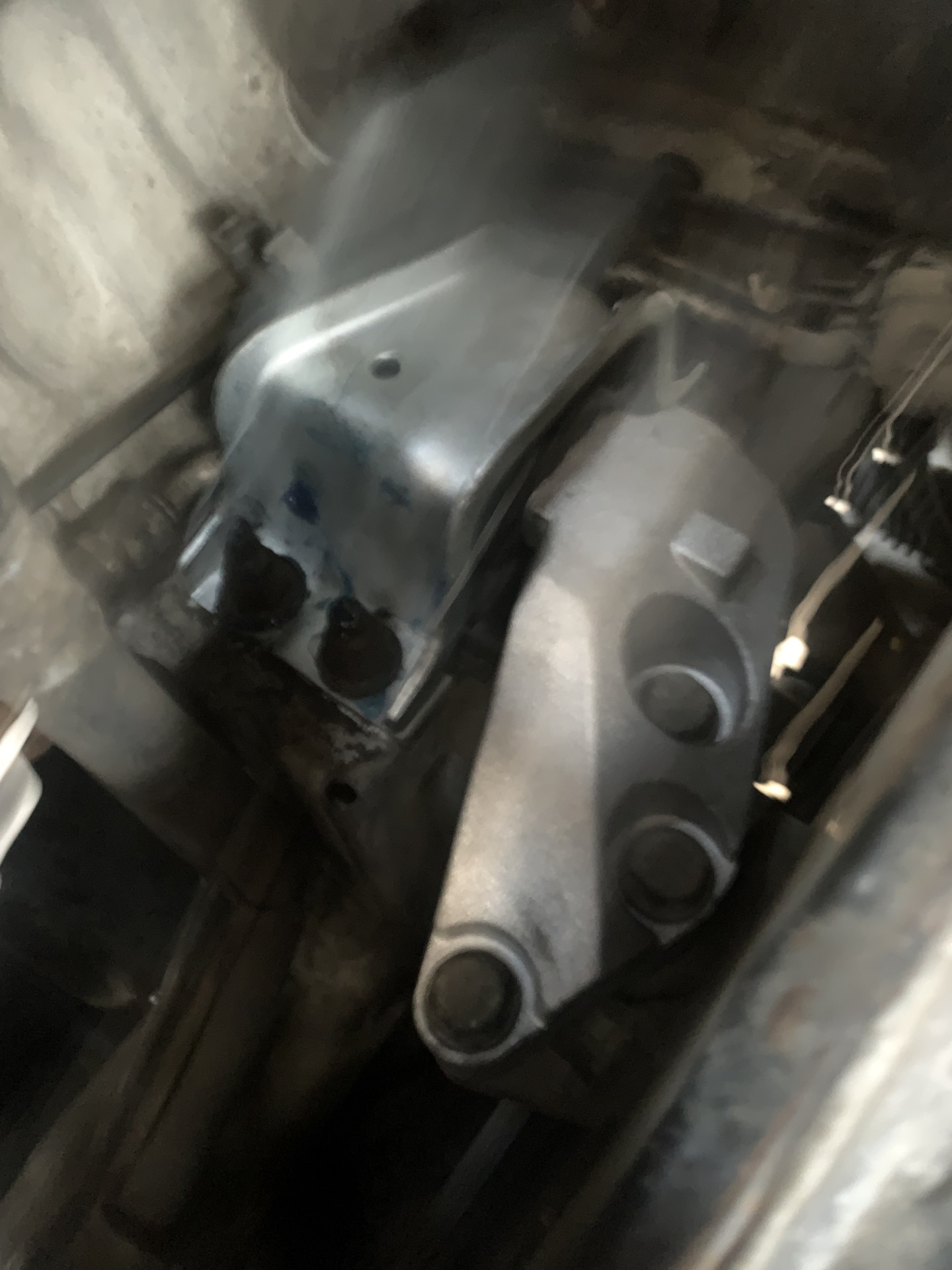 Помпа, опоры двс, манжеты под форсунками . — Peugeot Boxer (2G), 2,2 л ...