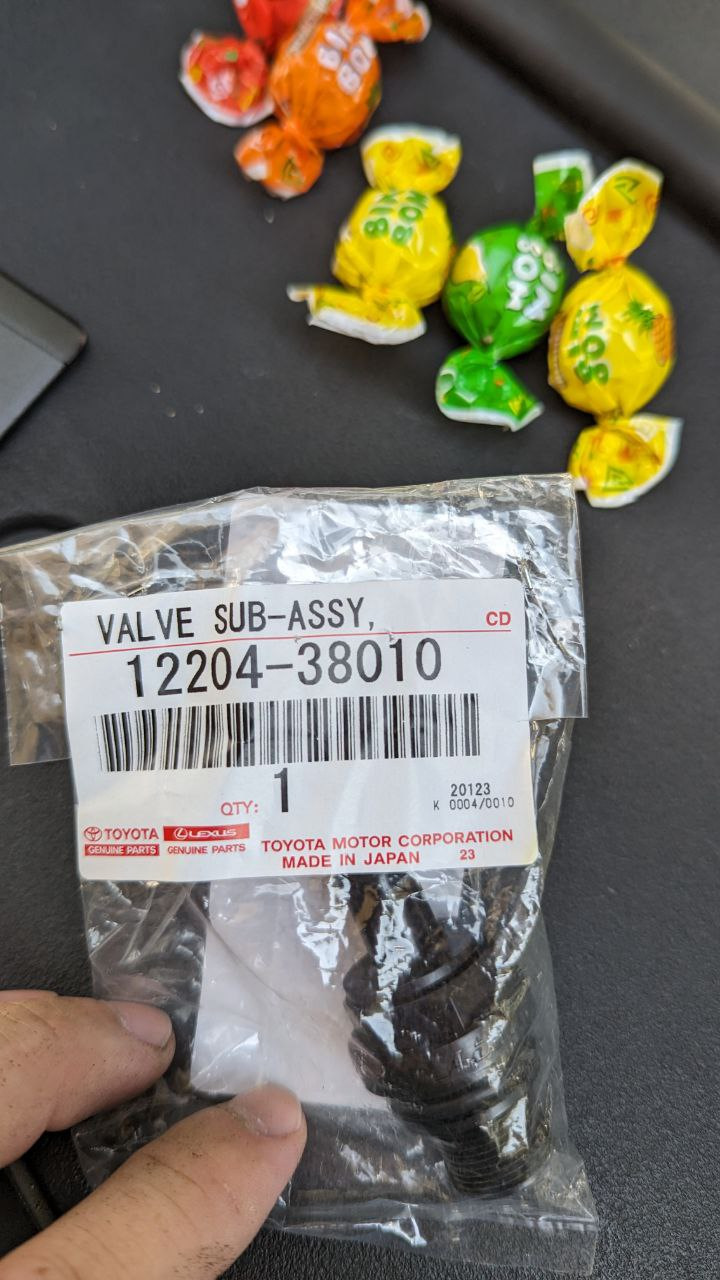 Замена клапана вентиляции картера — Lexus LX (URJ200/URJ201), 5,7 л ...