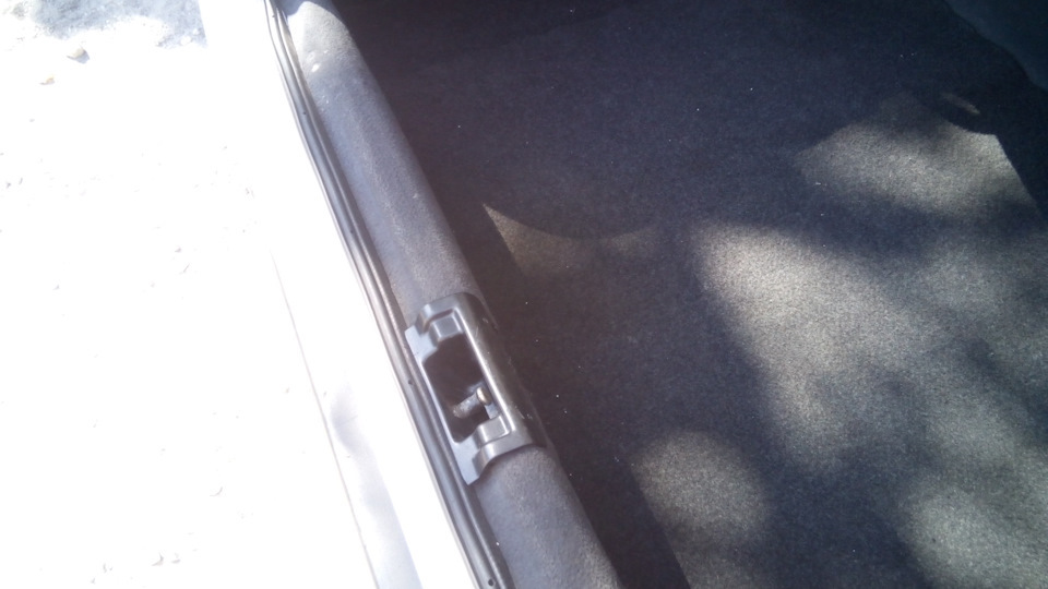Накладка на замок багажника Audi C3/V8 — Audi V8, 4,2 л, 1992 года ...