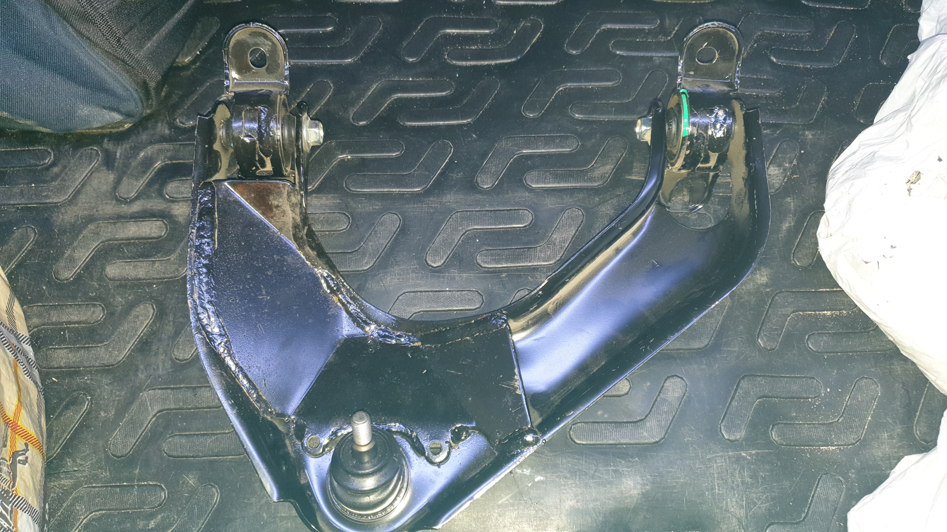 Сайлентблоки заднего верхнего рычага — Chevrolet Evanda, 2 л, 2006 года ...