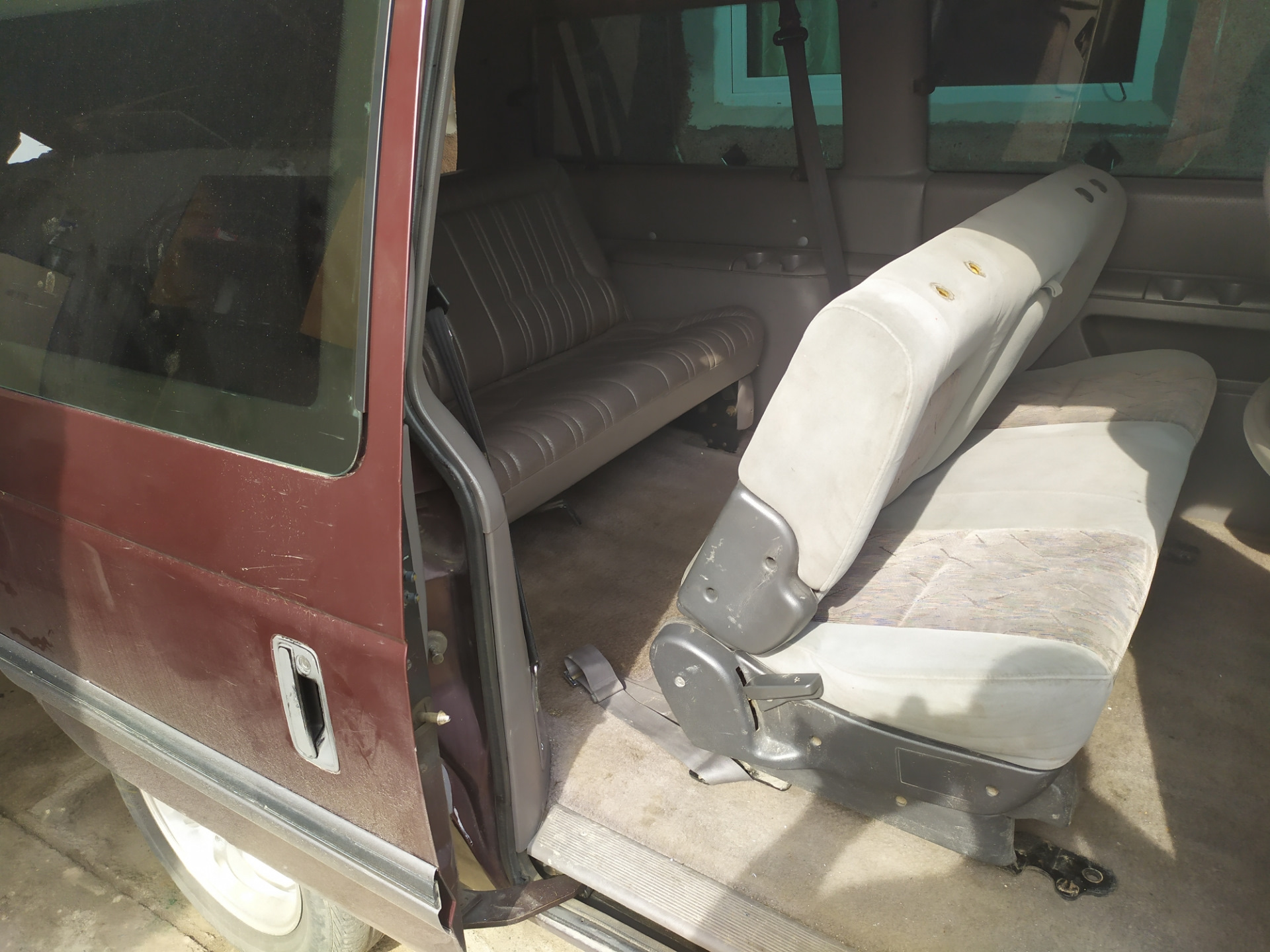 Сборка салона ч.1 (потолок, люк, боковые накладки, задняя полка ...