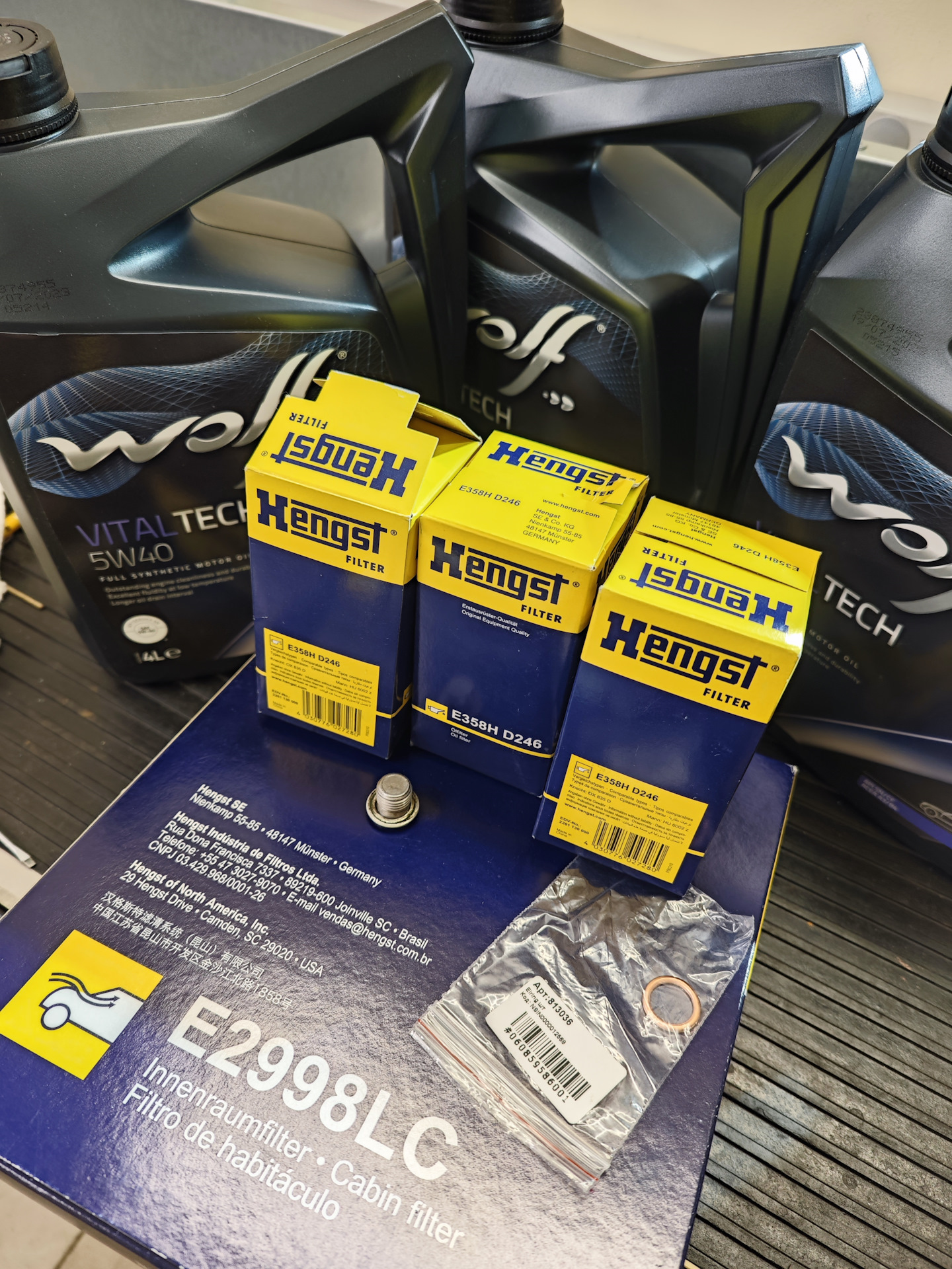 Плановое ТО. Замена масленого фильтра, масла и фильтр салона ...