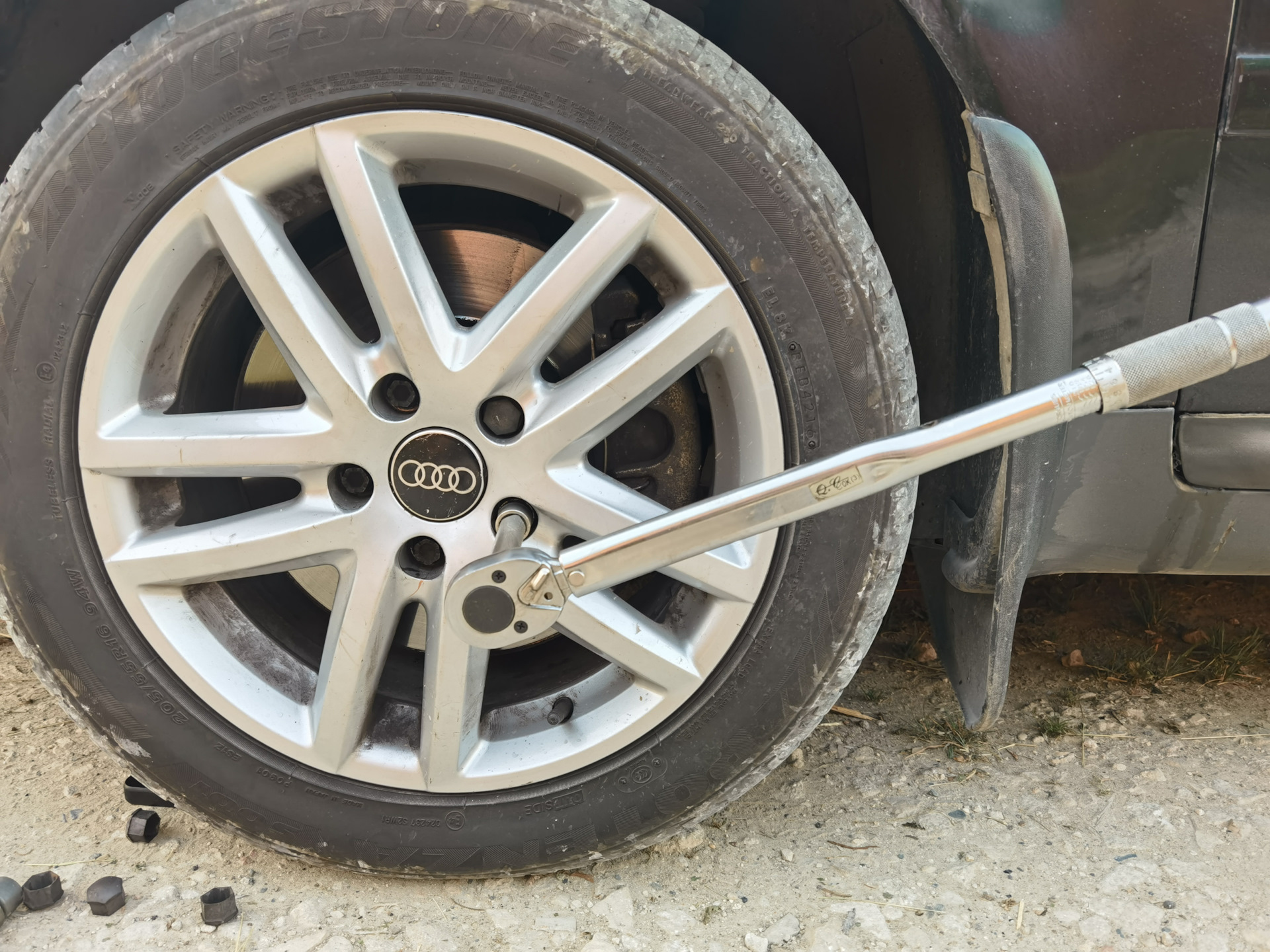 Оригинальные колесные болты. — Audi A6 (C5), 2,5 л, 2002 года ...