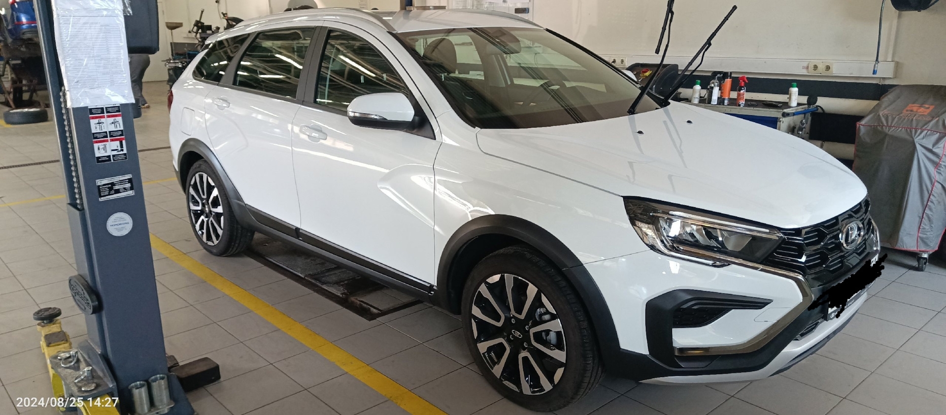 Немного доработок. — Lada Vesta SW Cross (NG), 1,6 л, 2024 года | аксессуары | DRIVE2