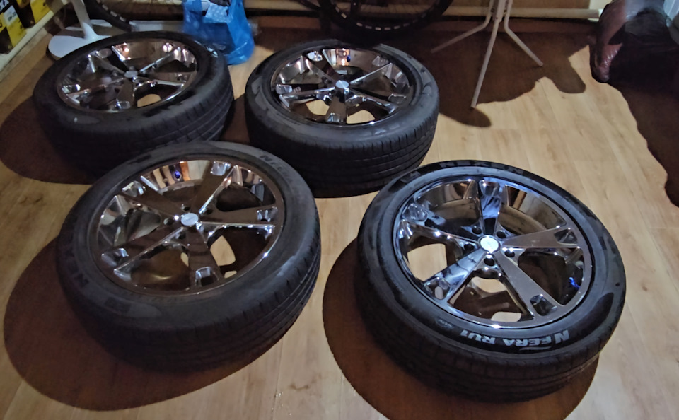 Шины летние Nexen 225/55 R19, литые диски Япония 7,5Jx19 ET48 5x114,3 ...
