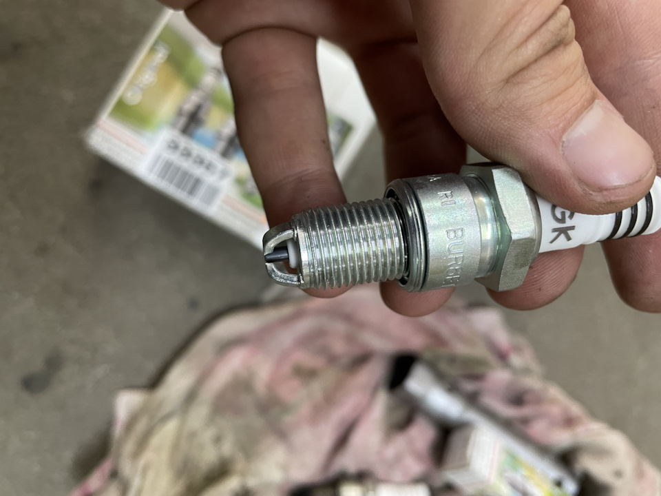 BUR6ET Свеча зажигания 2876 NGK | Запчасти на DRIVE2