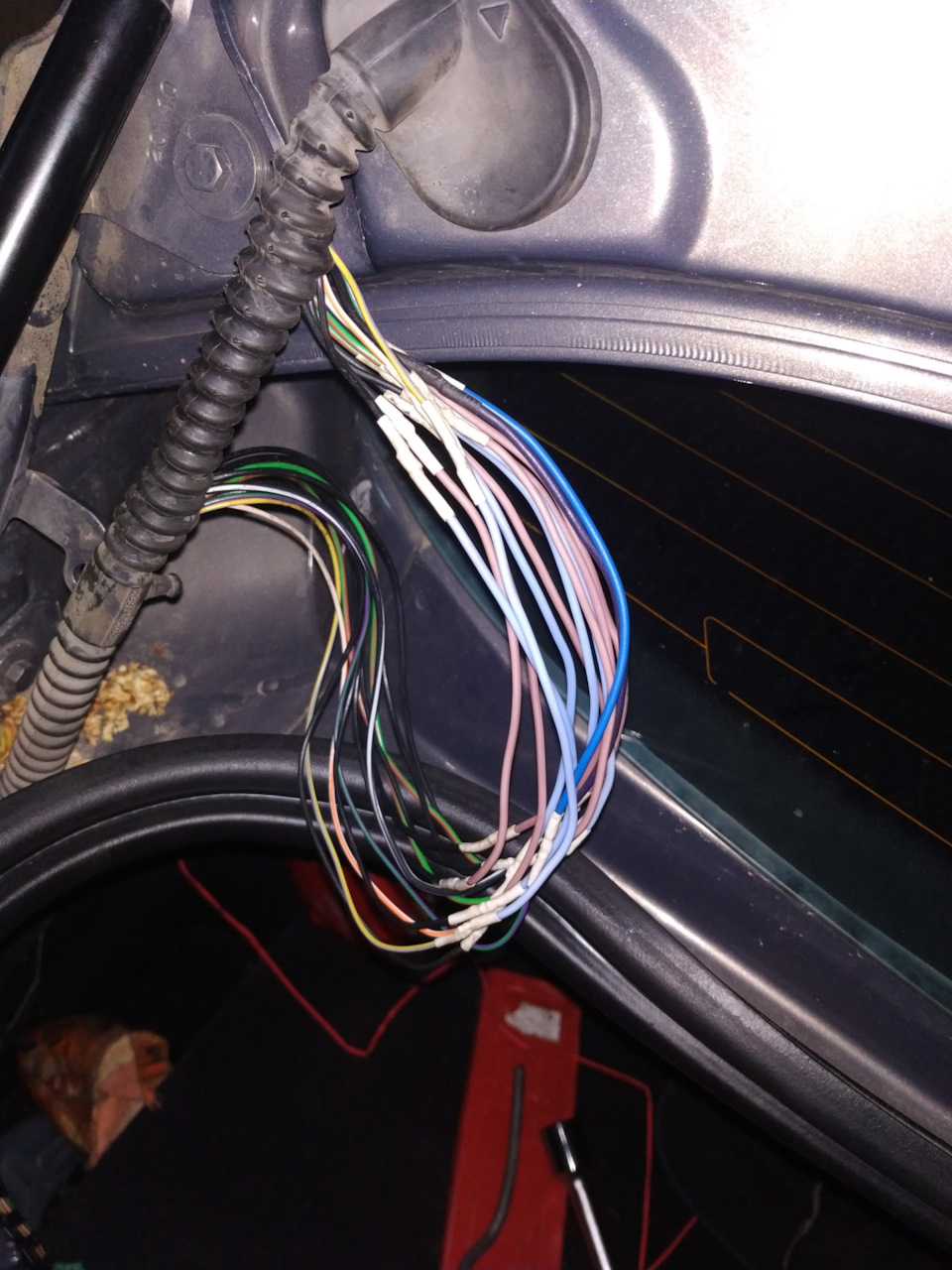 Замена термоизоляции моторного щита — Volkswagen Golf Variant (Mk6), 2 ...