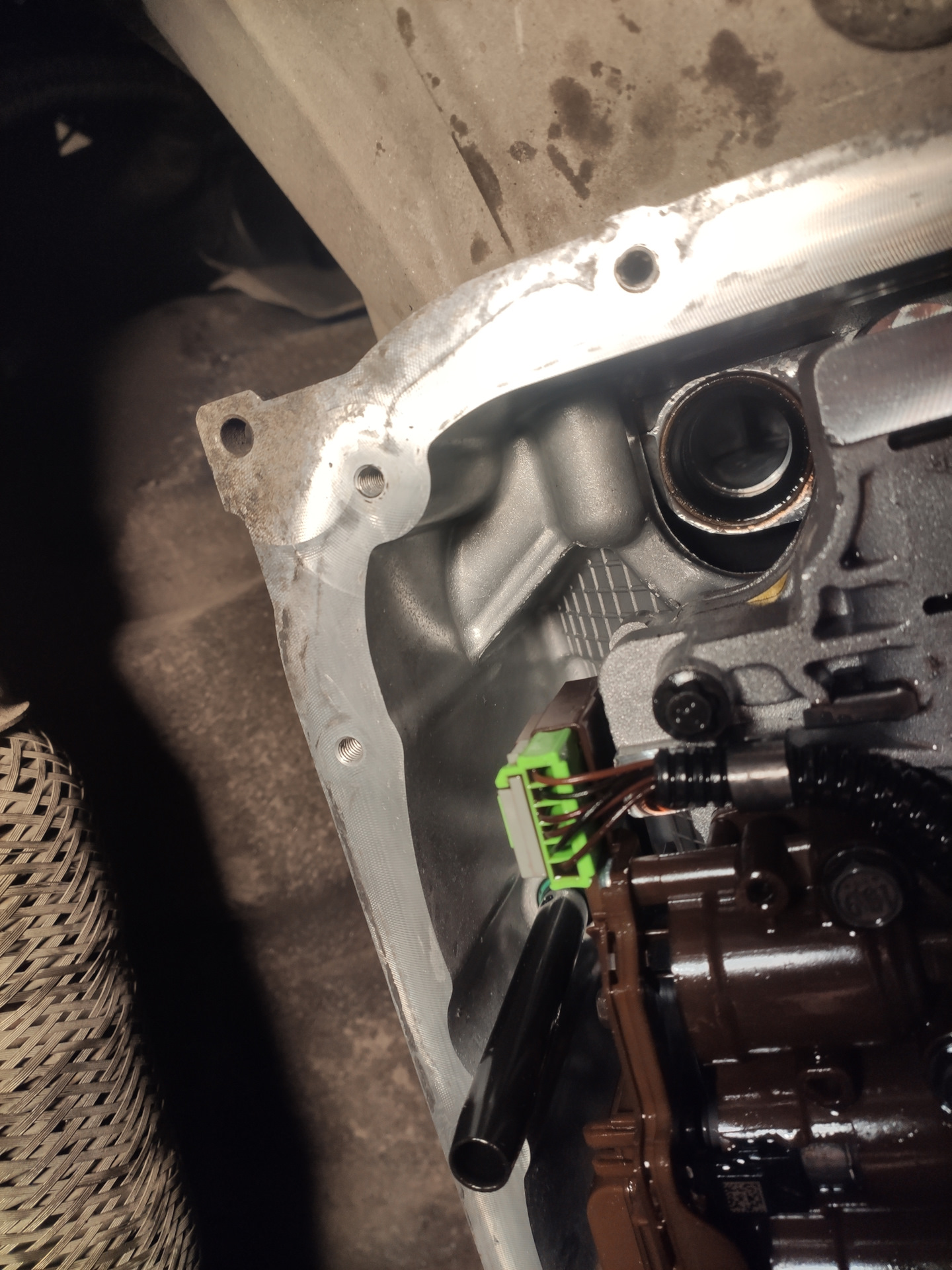 70. Замена масла в АКПП 6L50 — Chevrolet TrailBlazer (2G), 2,8 л, 2014 ...