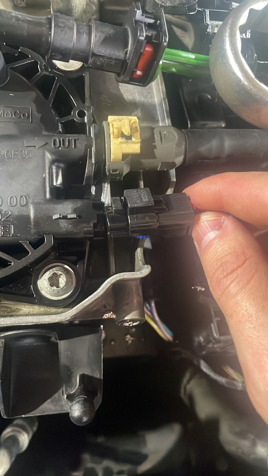 Кердык крышке топливного фильтра — Ford Focus Hatchback III, 2 л, 2012 ...