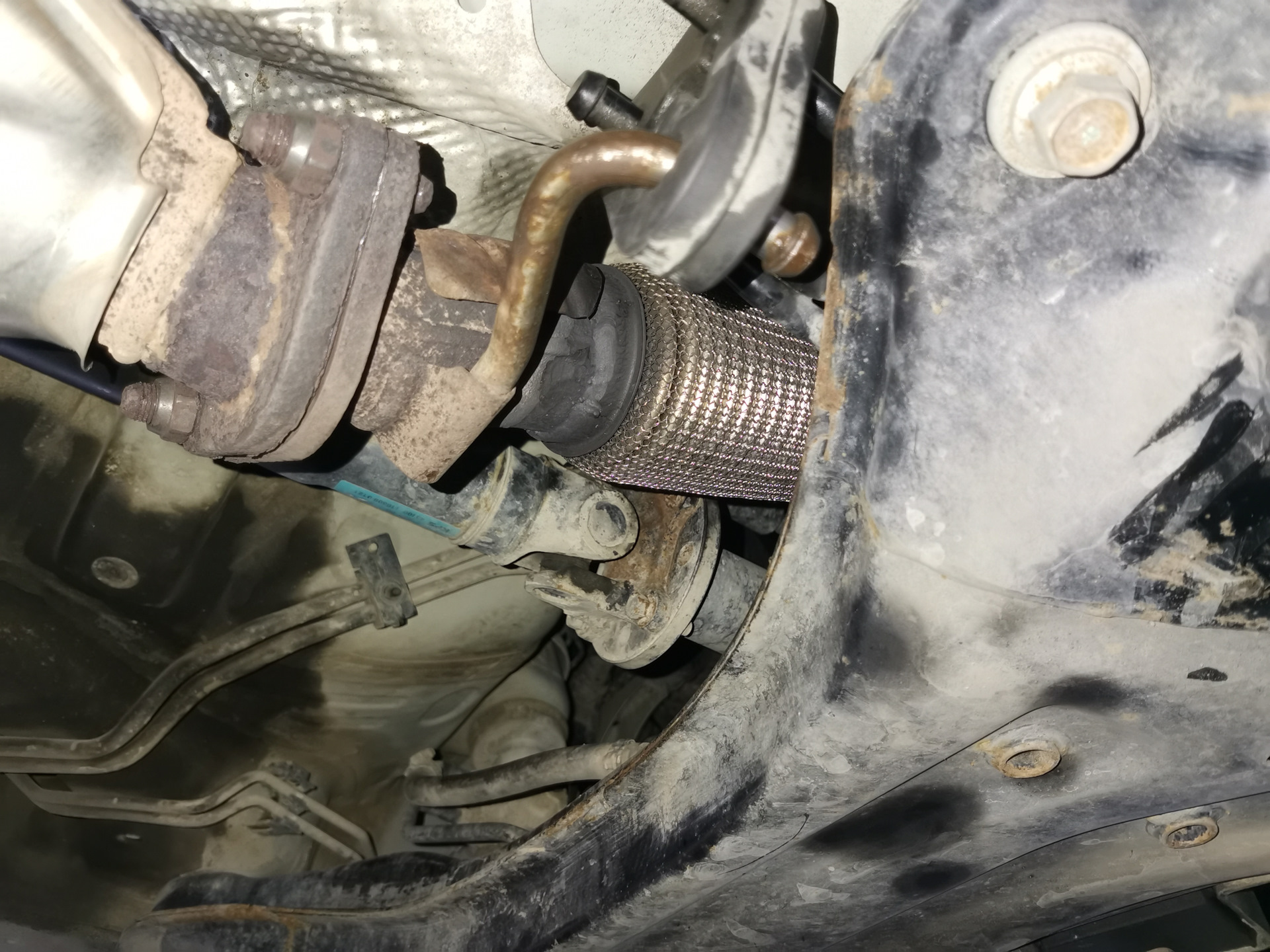 Замена гофры и эндоскопия катализатора — KIA Sportage (3G), 2 л, 2011 ...