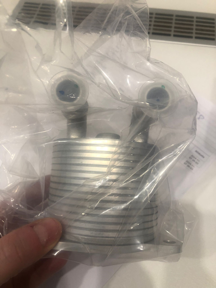 Радиатор АКПП на Volvo XC60 (2G), Volvo V60 (2G), Volvo V90 Cross ...