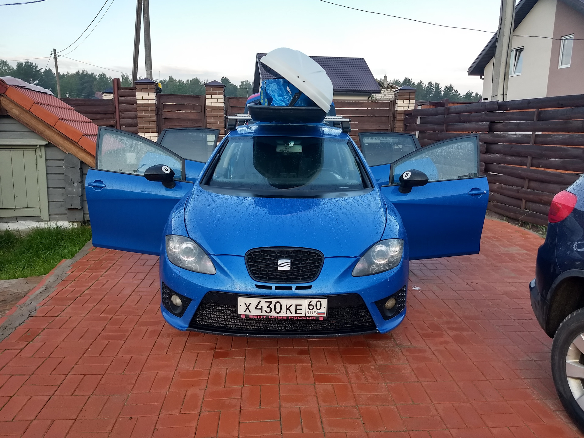 Санкт-Петербург-Париж-Барселона Ч.1 — SEAT Leon (Mk II), 1,8 л, 2012 ...