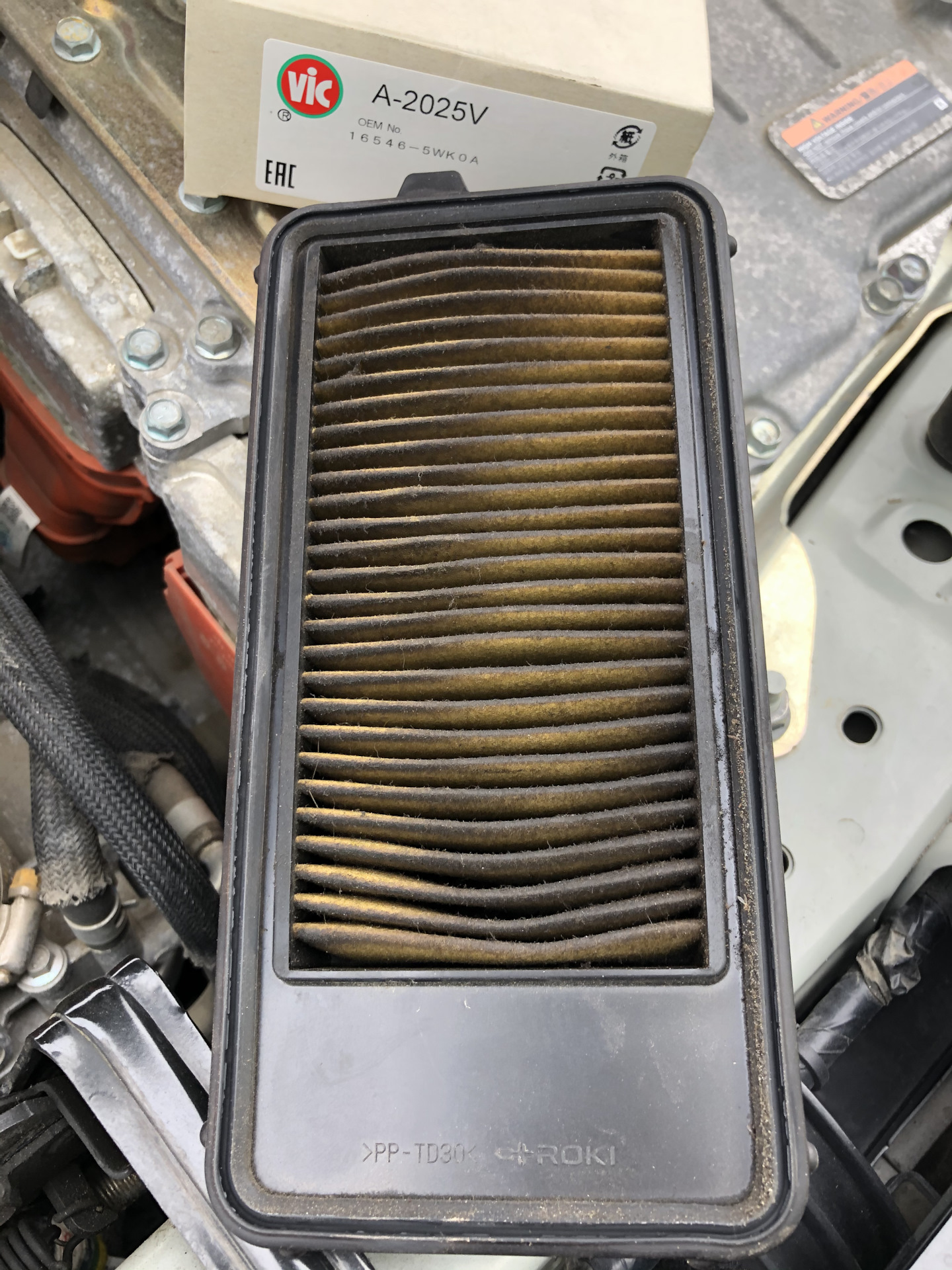 Замена фильтра — Nissan Note e-Power, 1,2 л, 2017 года | плановое ТО ...