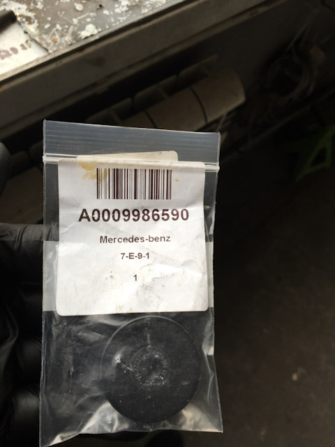 A0009986590 Заглушка распредвала. Mercedes | Запчасти на DRIVE2