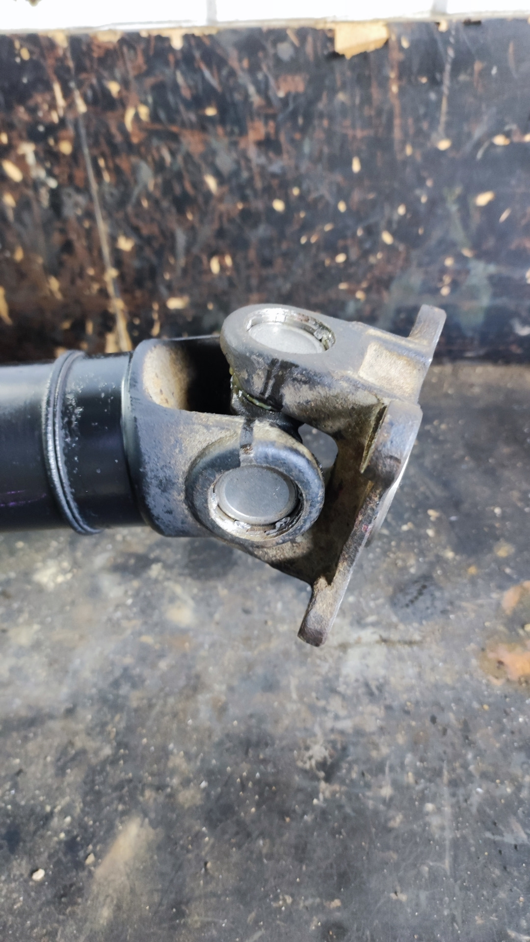 24. Замена крестовины и подвесного кардана — Hyundai ix55, 3 л, 2012 ...