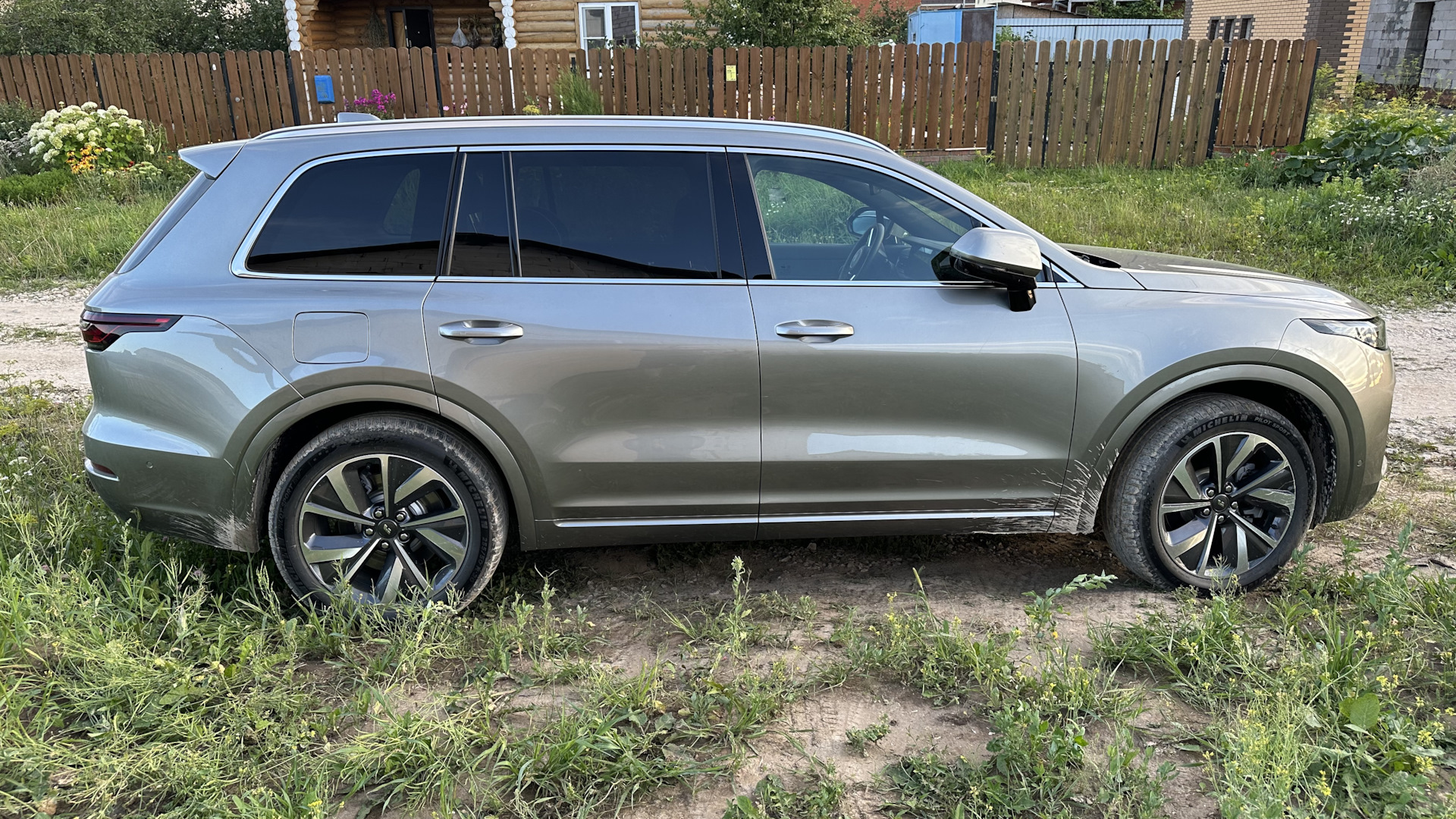 Li Auto One 1.2 гибридный (Plug-in) 2022 | Копейка на DRIVE2